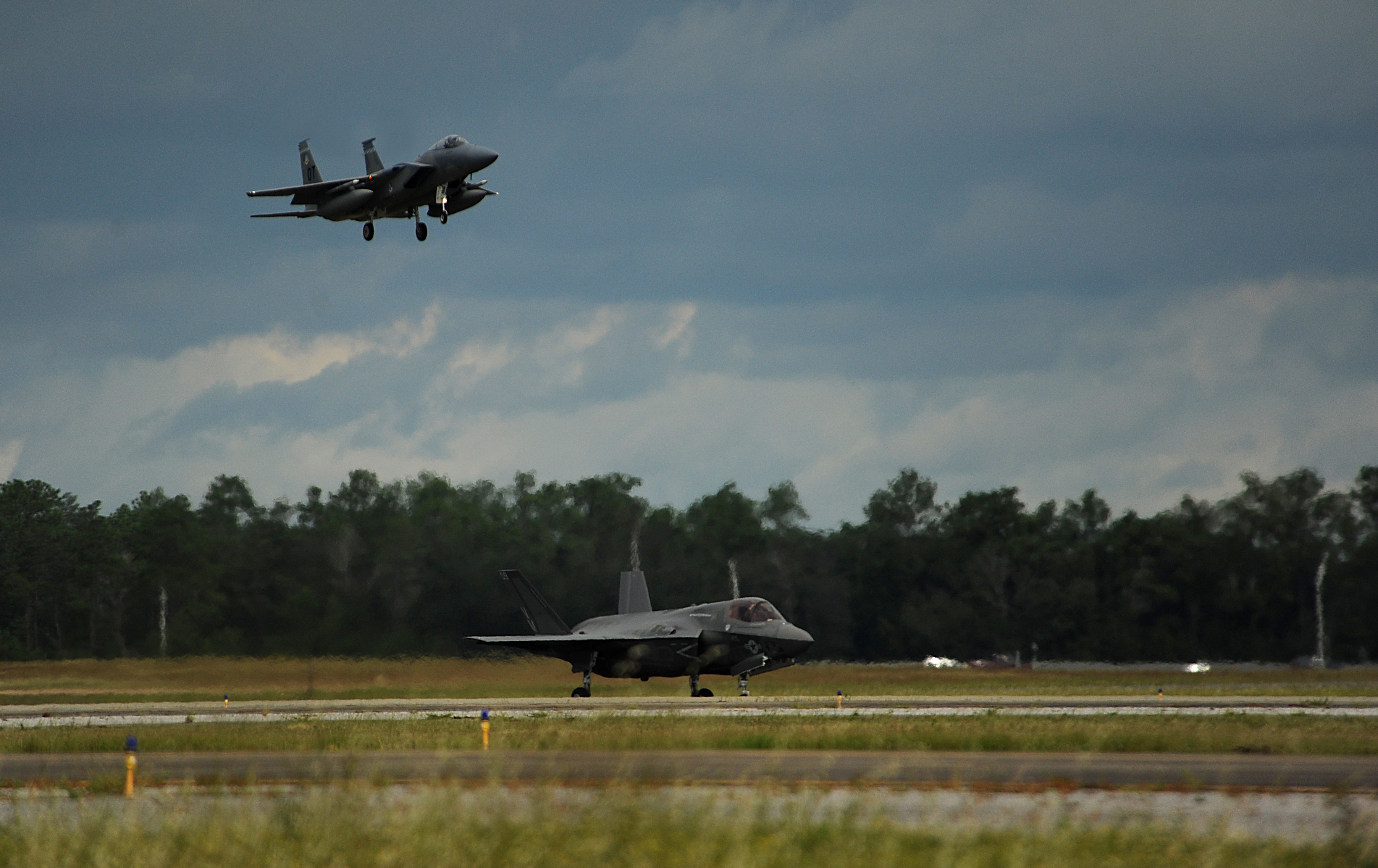 F-35 Makes Its Mark in Marine Corps, Air Force > United States Marine ...