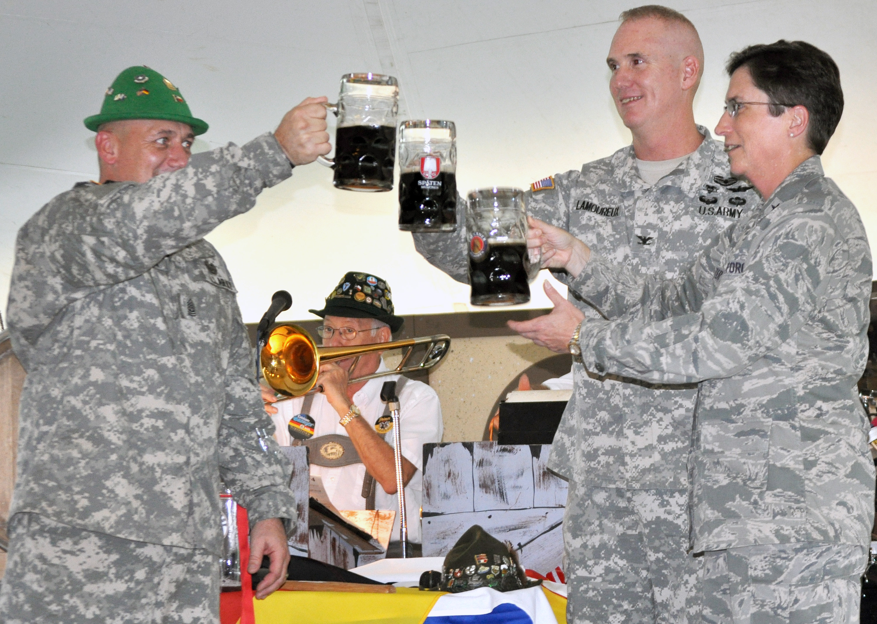 Oktoberfest 2012 Cheers