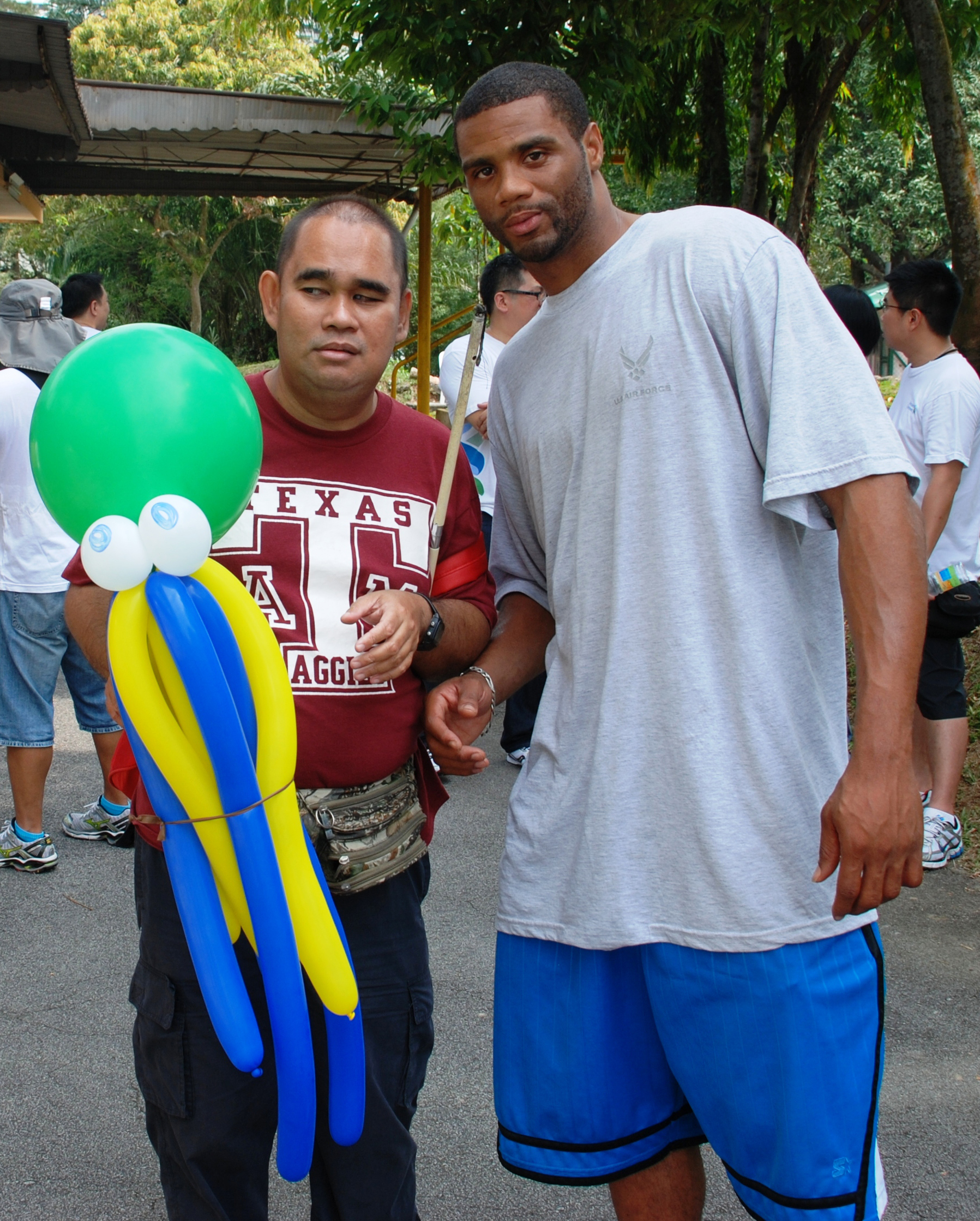 Osan's fighter squadron gives back to Singapore > Osan Air Base ...