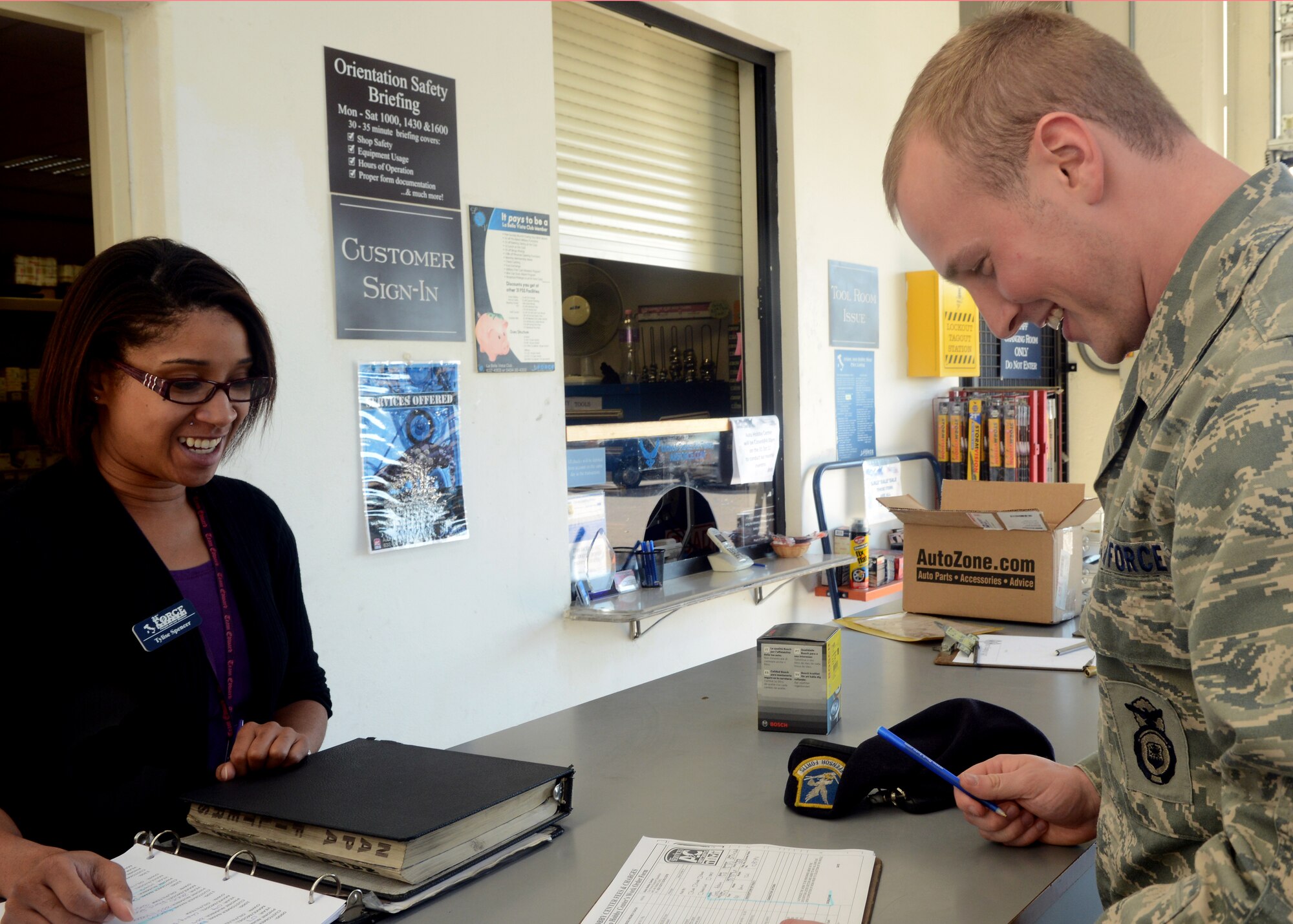 Commentary - How to be a good customer > Aviano Air Base > Display