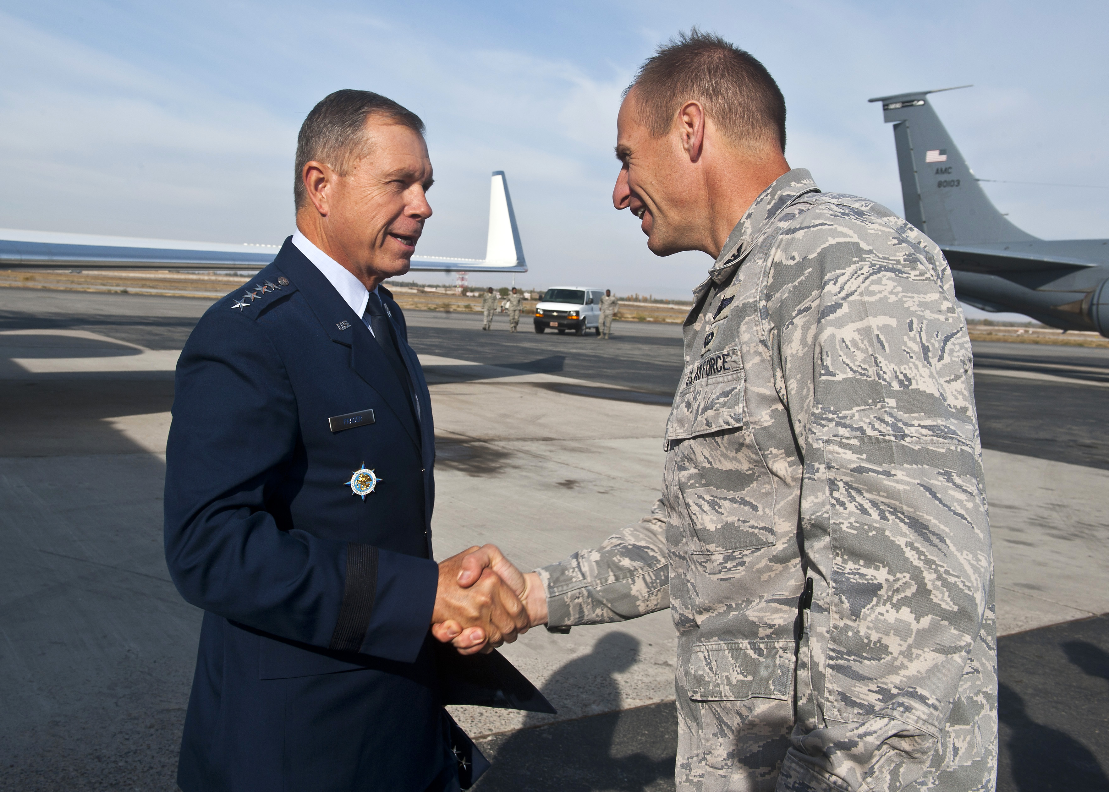 USTRANSCOM Commander visits Transit Center > U.S. Air Forces Central > News