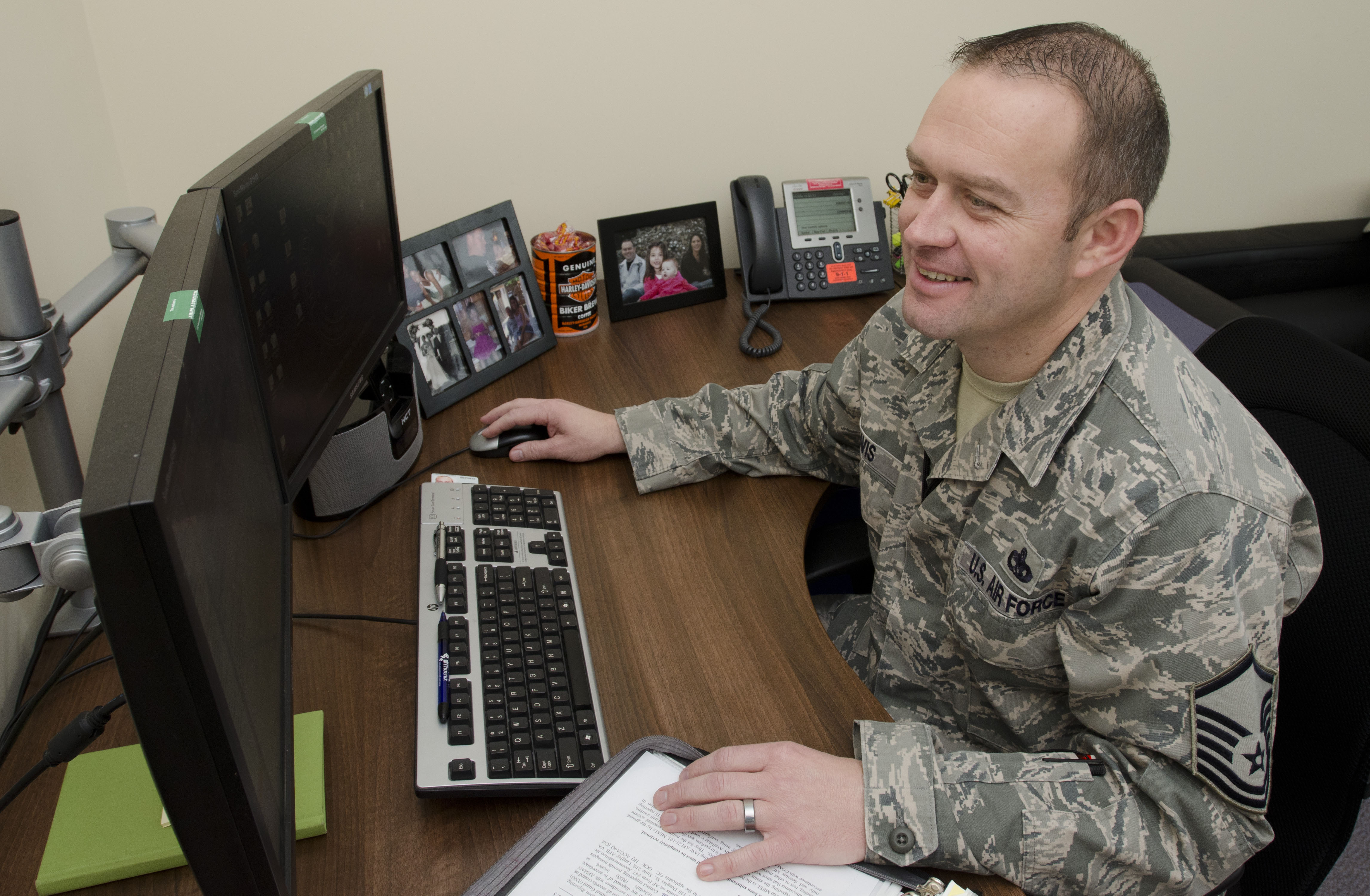 Liberty Wing maintainer awarded Gen. Lew Allen Trophy > Royal Air Force ...