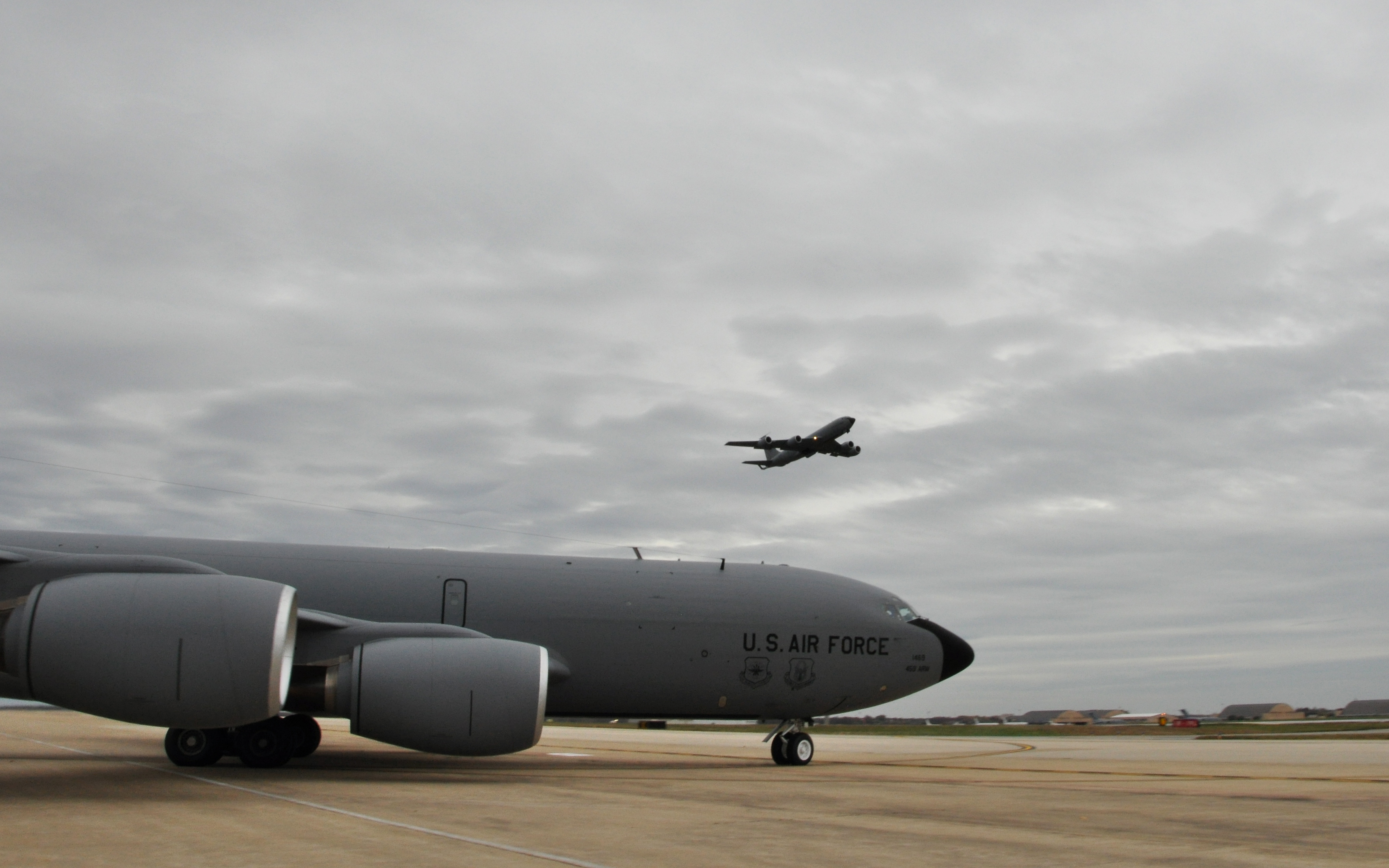 The air mobility enterprise postures to endure Hurricane Sandy > Air ...