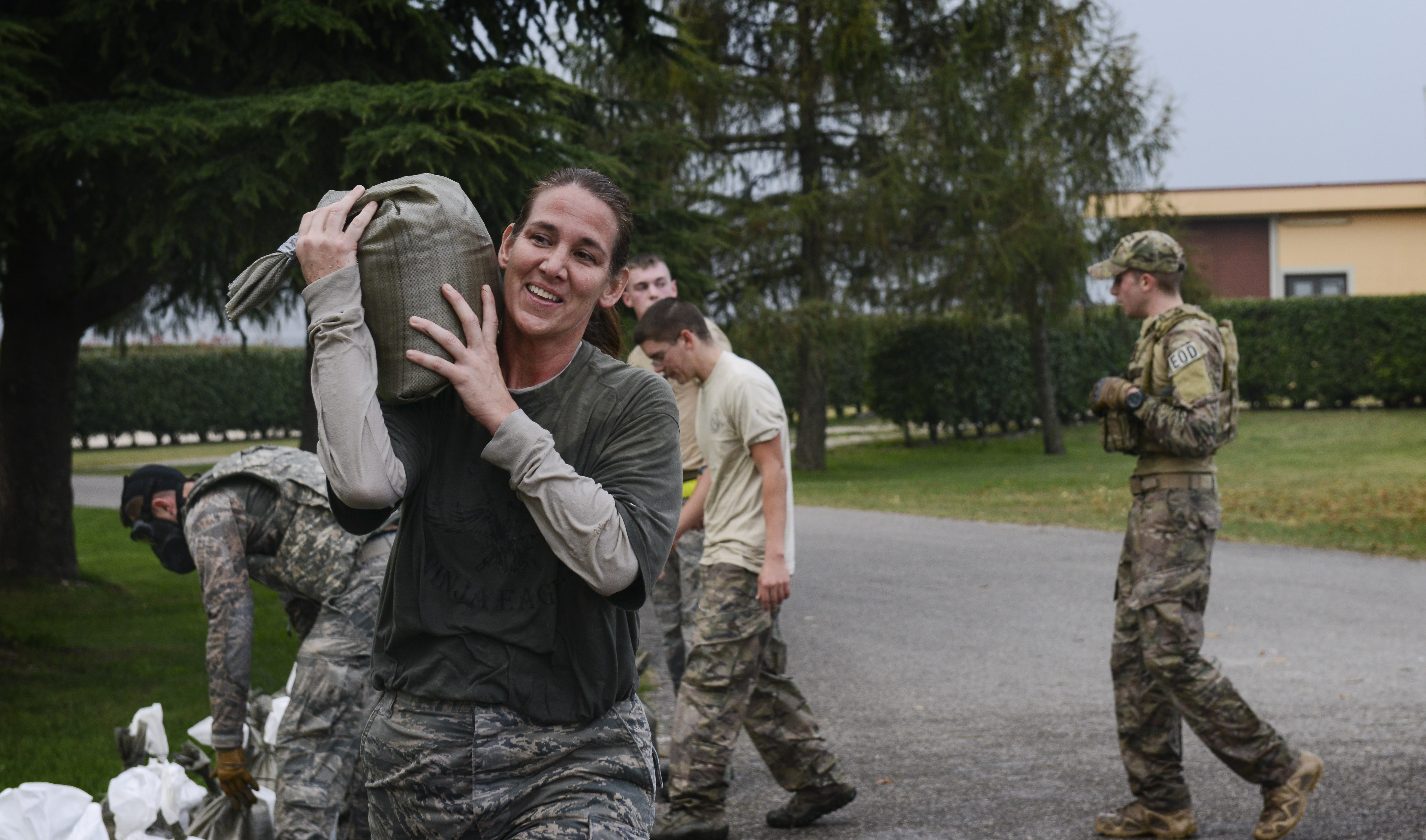 Airmen jump, crawl, run for wounded warriors > U.S. Air Forces in ...