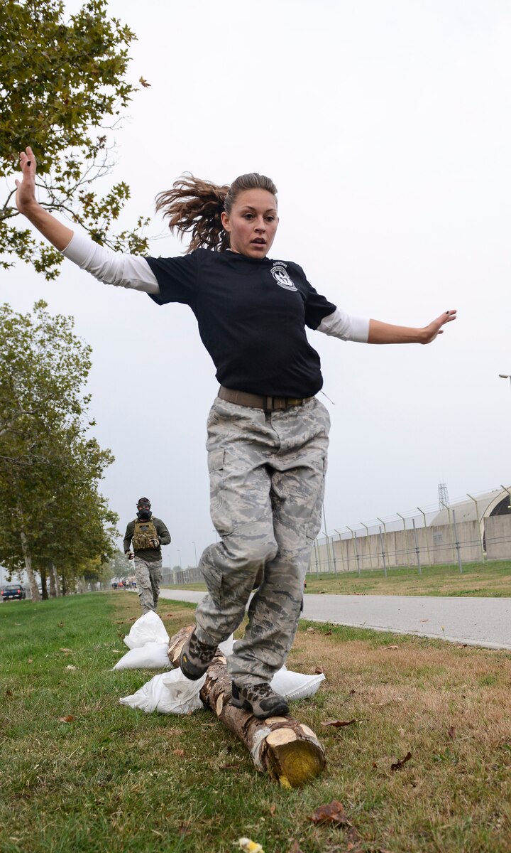 Airmen jump, crawl, run for wounded warriors > Aviano Air Base > Display
