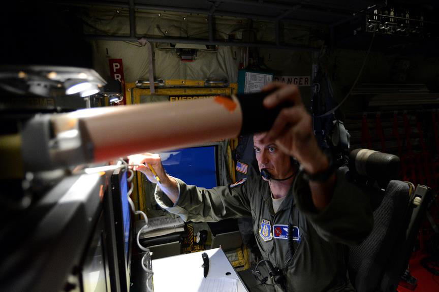 Weather recon squadron takes last look at 'Sandy' > Air Force > Article ...