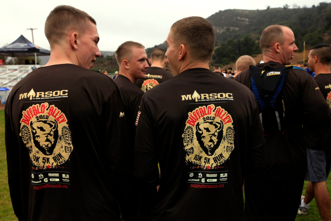 Runners roam Buffalo Alley