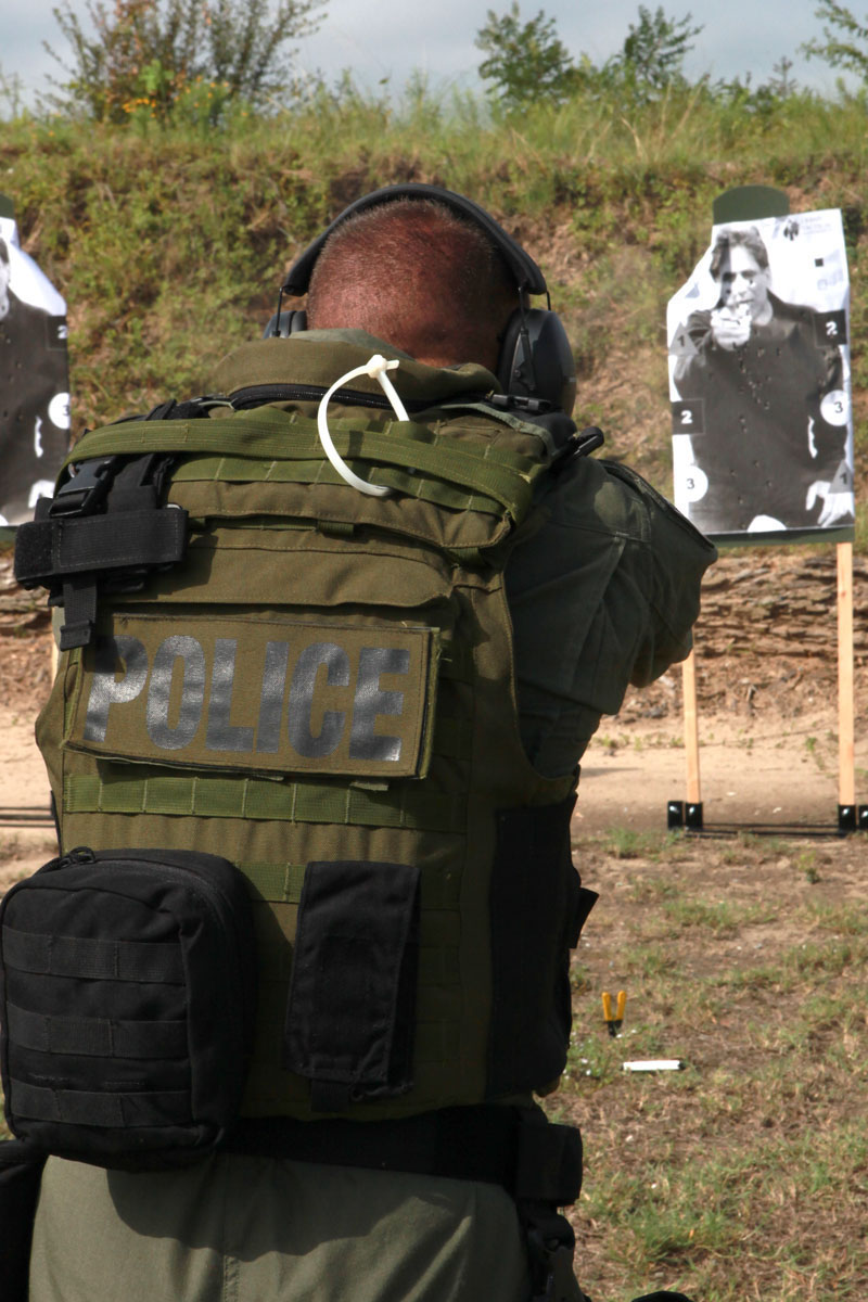 SRT Marines sight-in with “new” .45-caliber pistol > Marine Corps Air ...