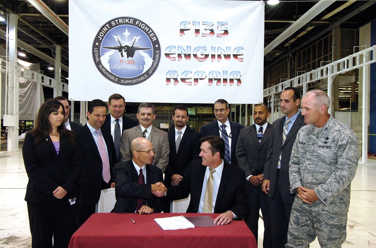 Tinker's OC-ALC signs engine agreement > Air Force Sustainment Center ...