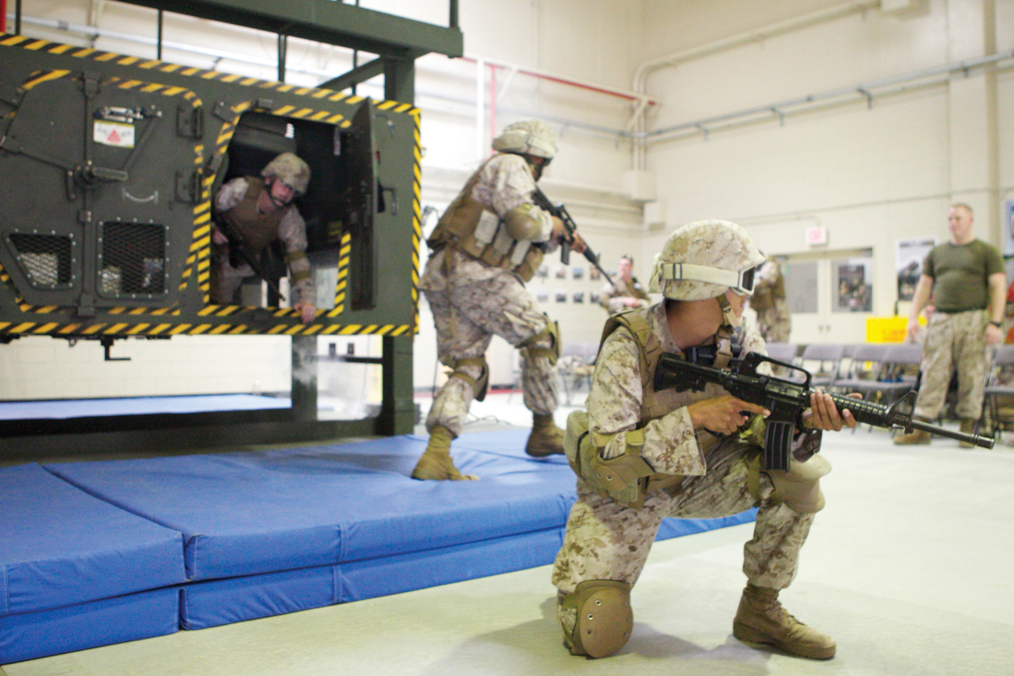Corpsmen conduct egress, casualty training > Marine Corps Installations ...