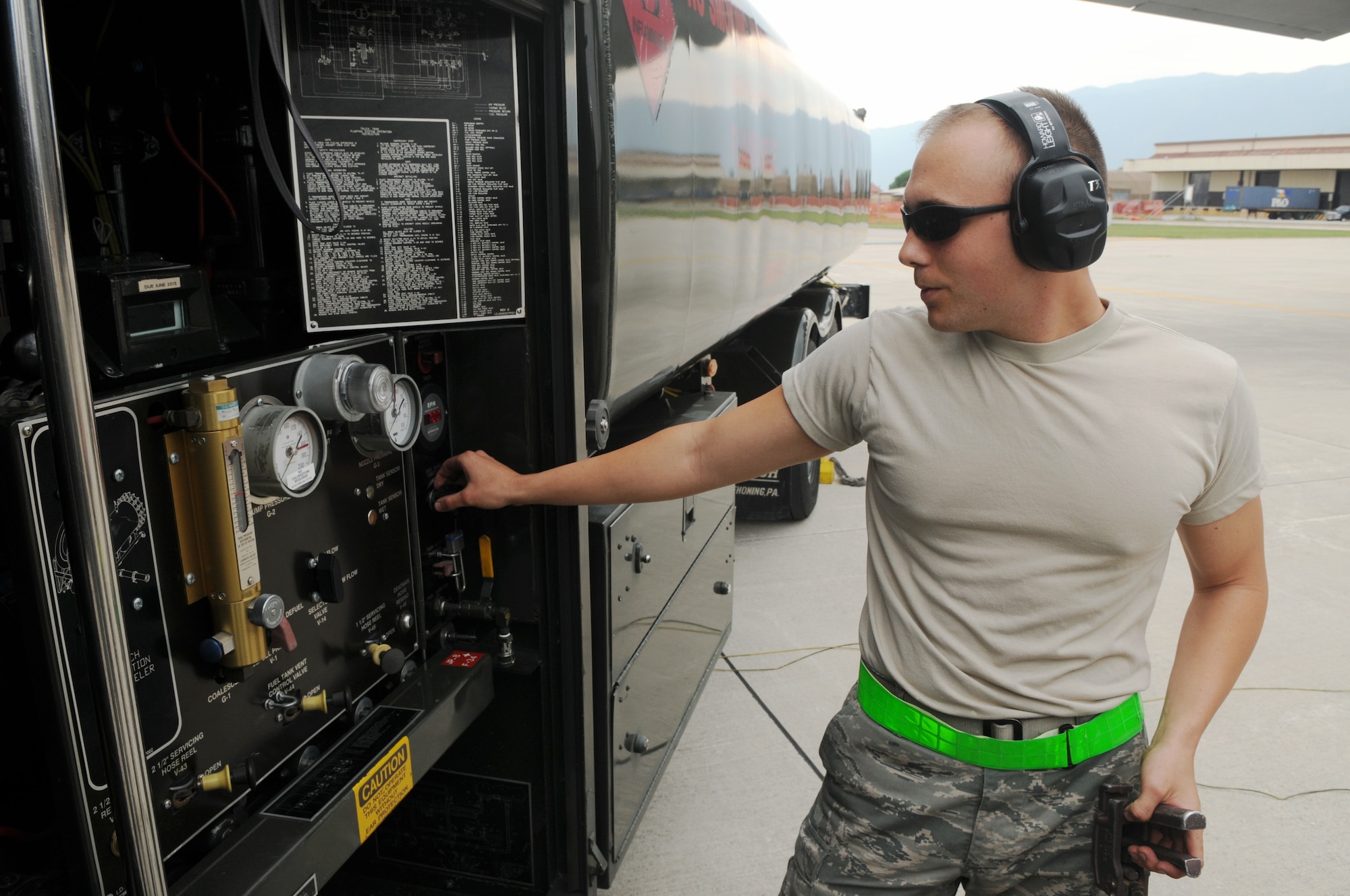 31st LRS: Refueling the mission > Aviano Air Base > Display