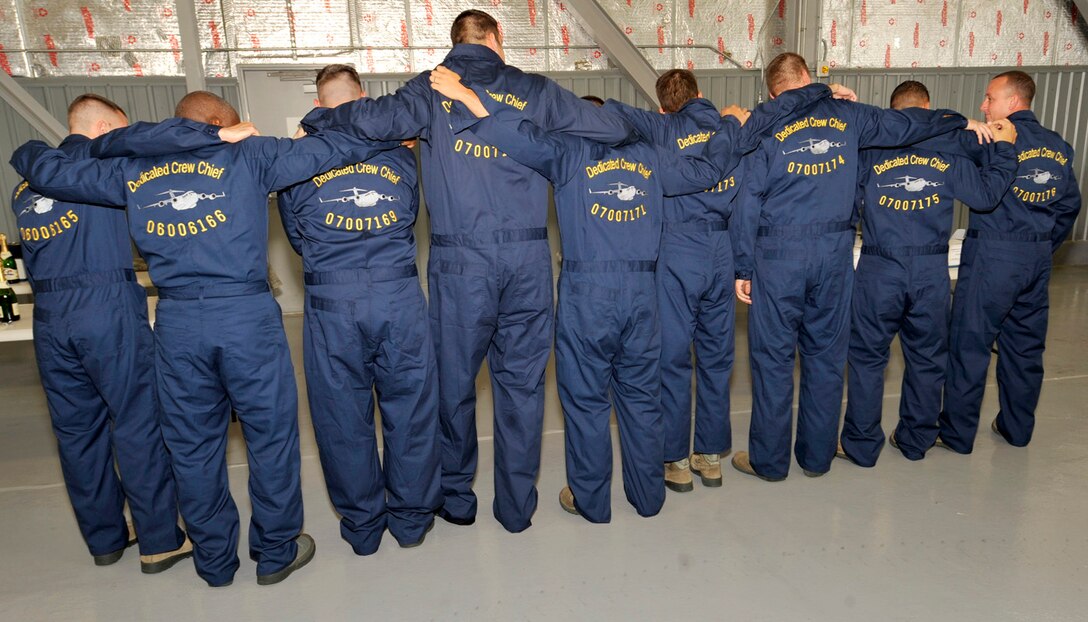 New dedicated crew chiefs inducted