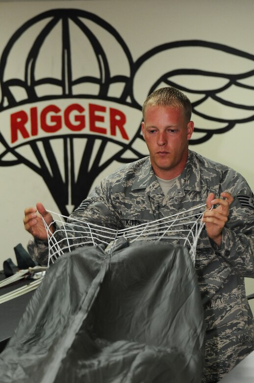 A flyer’s life is rigger business > Andersen Air Force Base > Features
