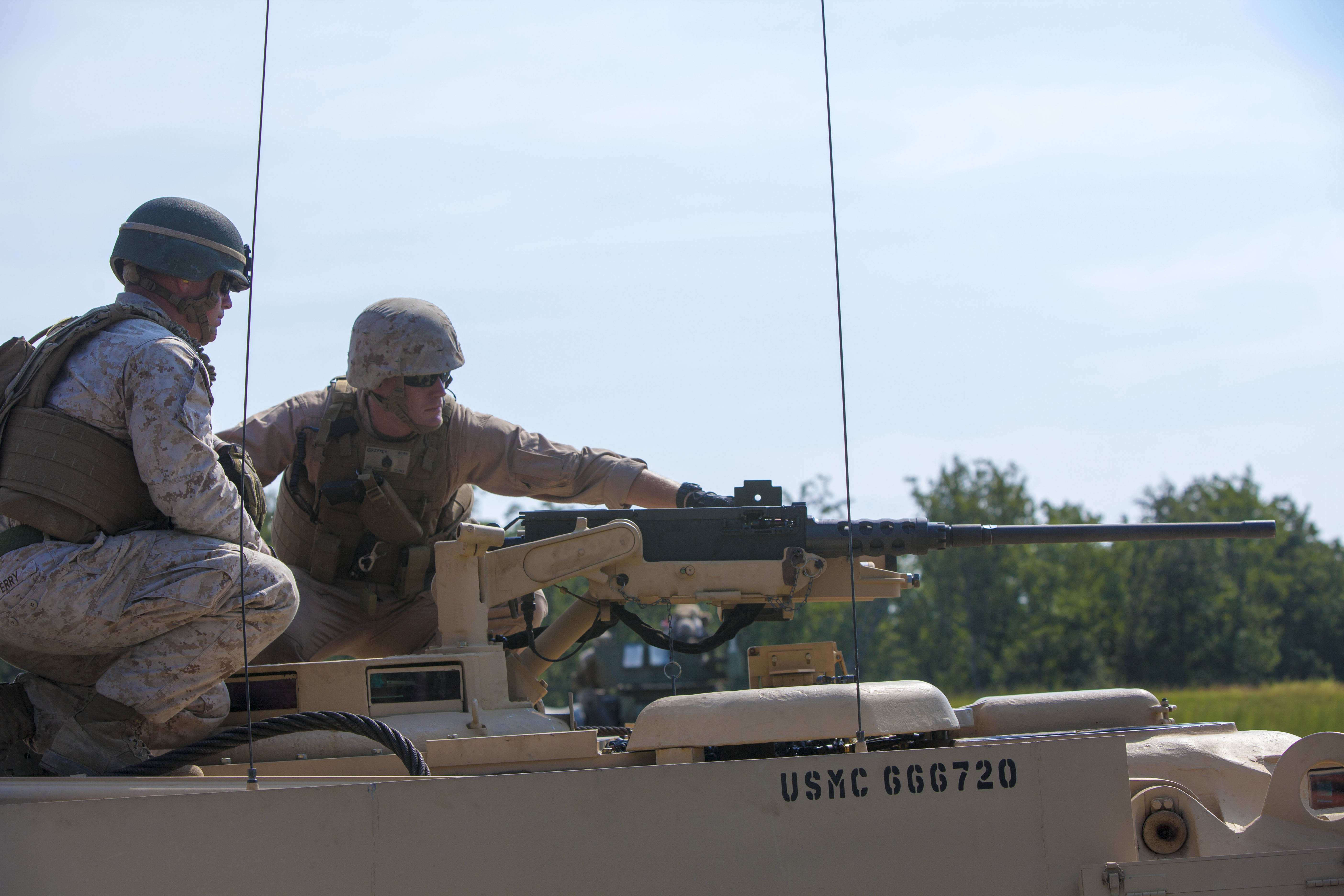 Marines field test safer turret system > 26th Marine Expeditionary Unit ...