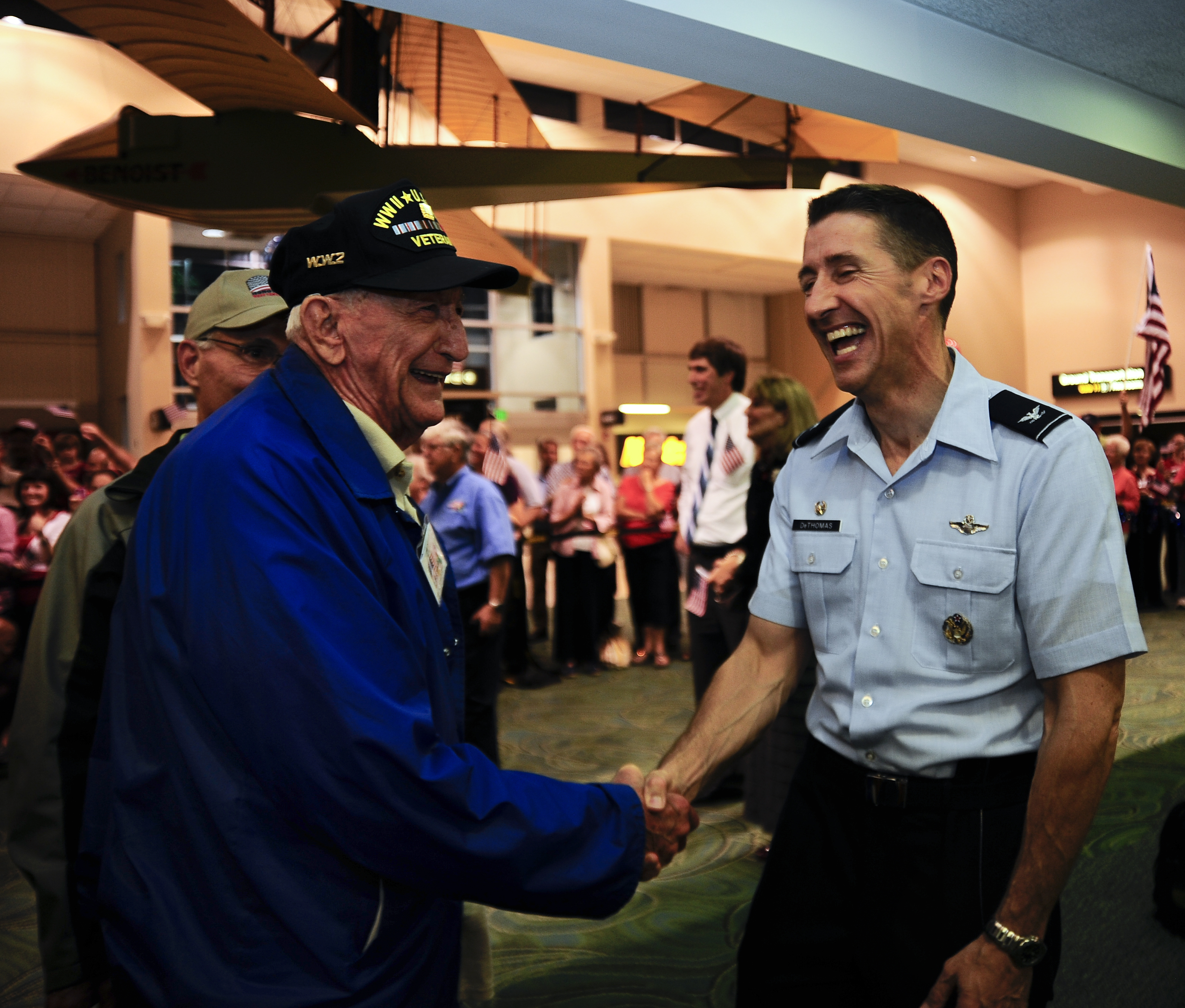 Welcome home WWII vets > Air Mobility Command > Article Display
