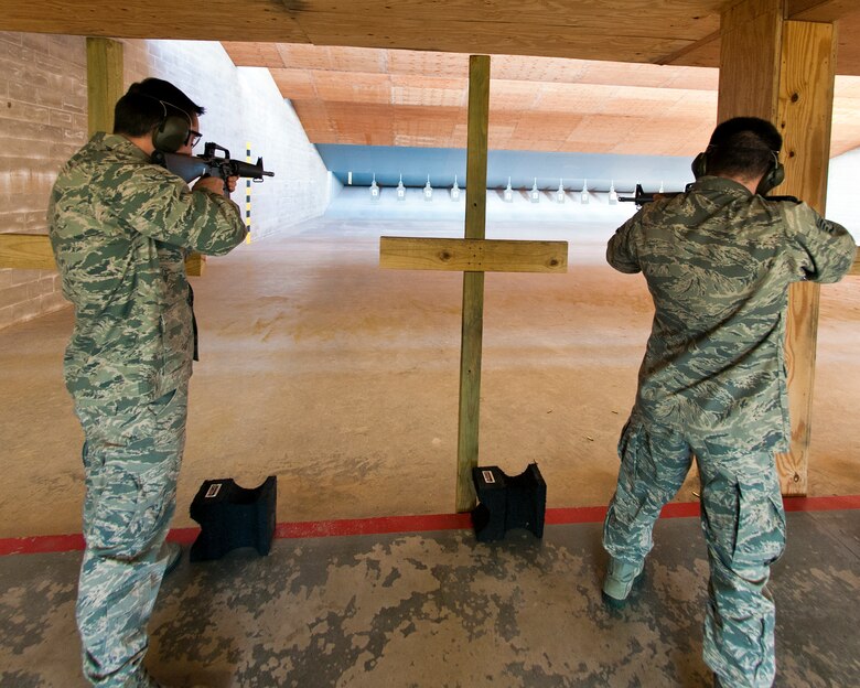 Service members compete for EIC badge at rifle shooting competition ...