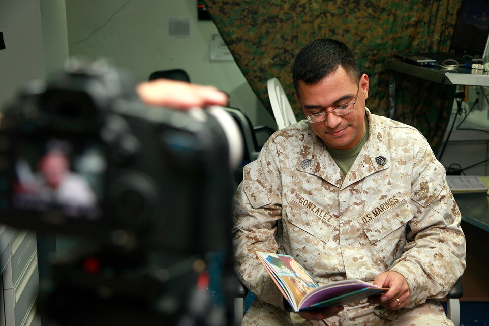 Reading program unites deployed servicemembers to families back home ...