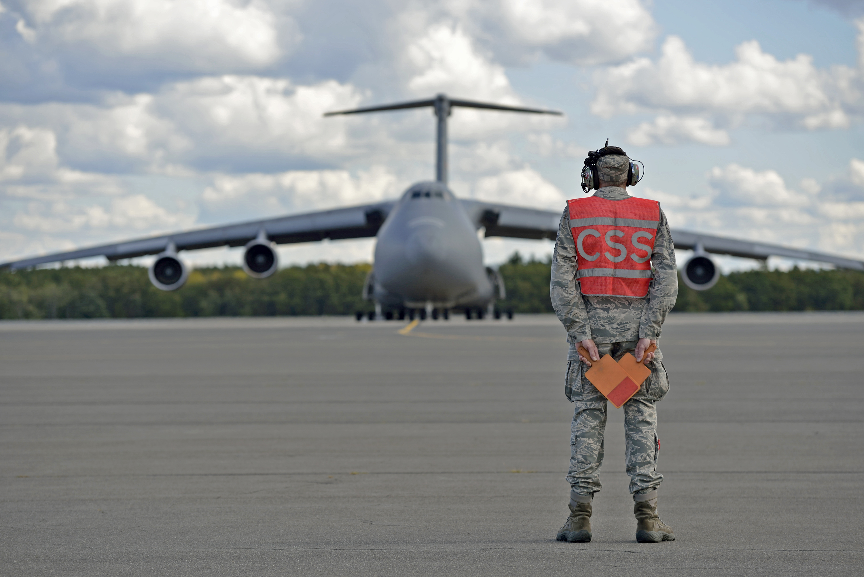 Long Time Crew Chief says final goodbye to C-5a