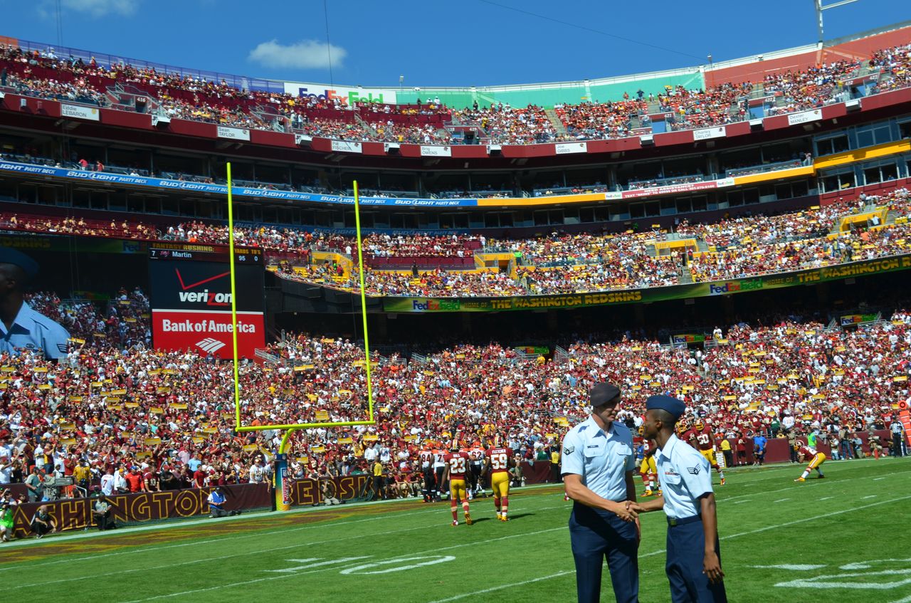 Washington Redskins and USAA team up to honor Team Andrews members