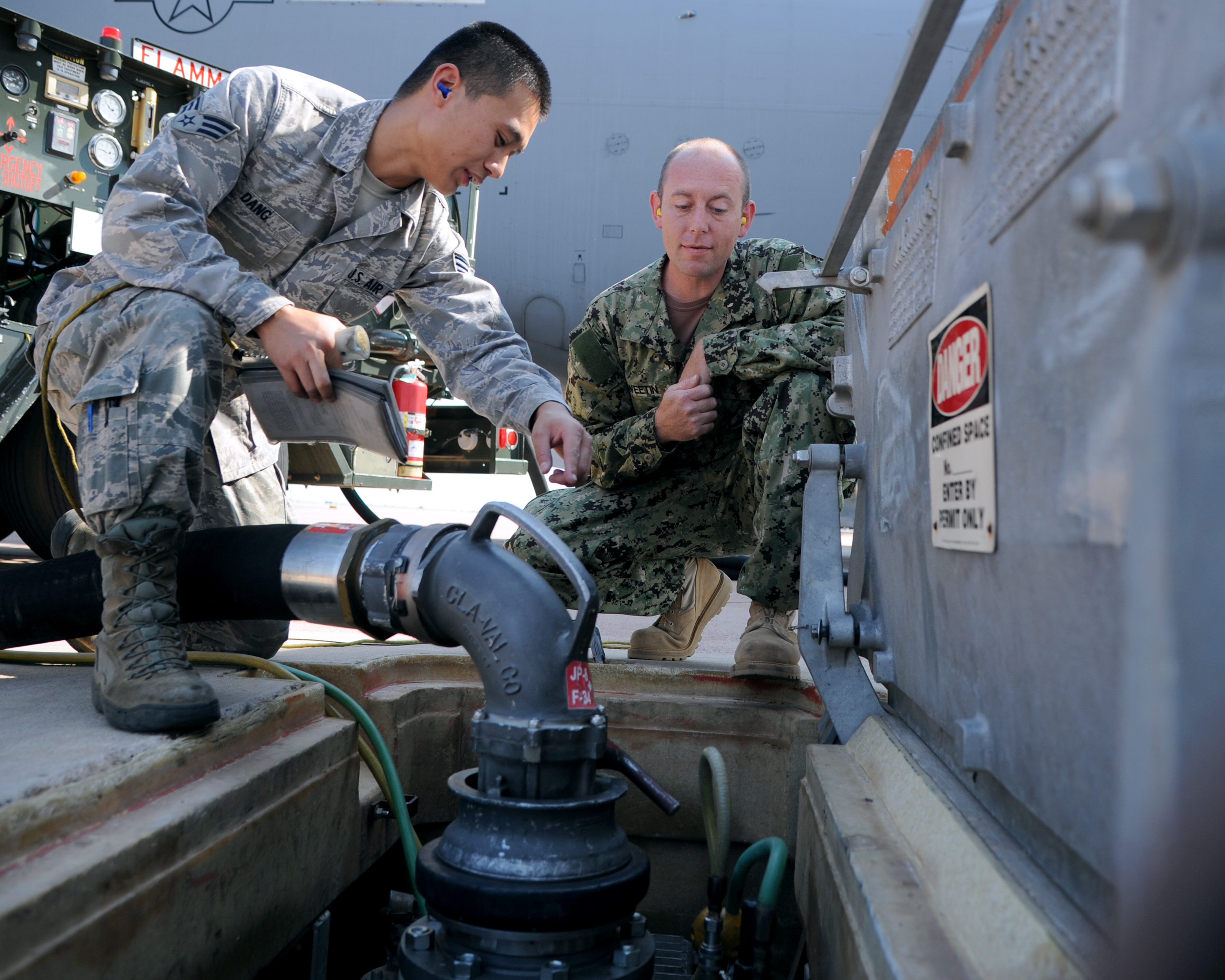 97th LRS Airmen, Navy reservists conduct fuels training > Altus Air ...