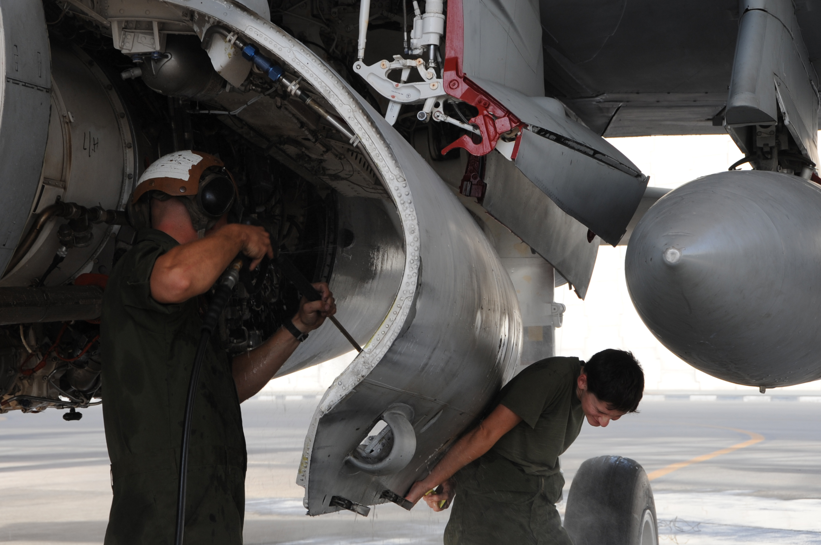 Trumpeter 1/32 A-6E Intruder VA-35 AA-501 - Page 4 - Works in Progress ...