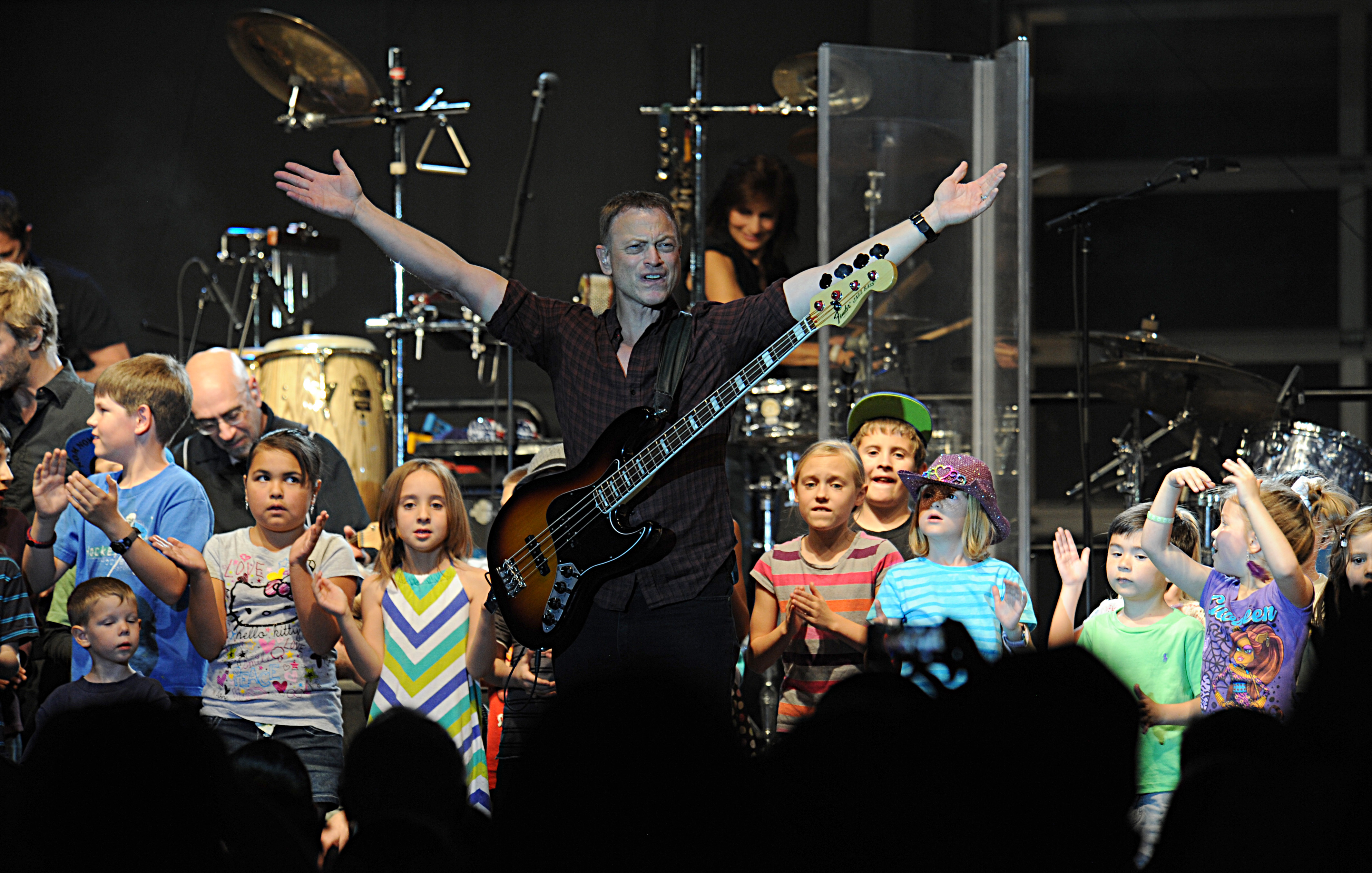 Lt. Dan Band gives free show at D-M > Davis-Monthan Air Force Base ...