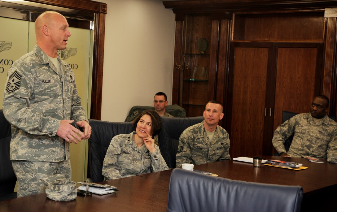 AFDW CC talks with first sergeants