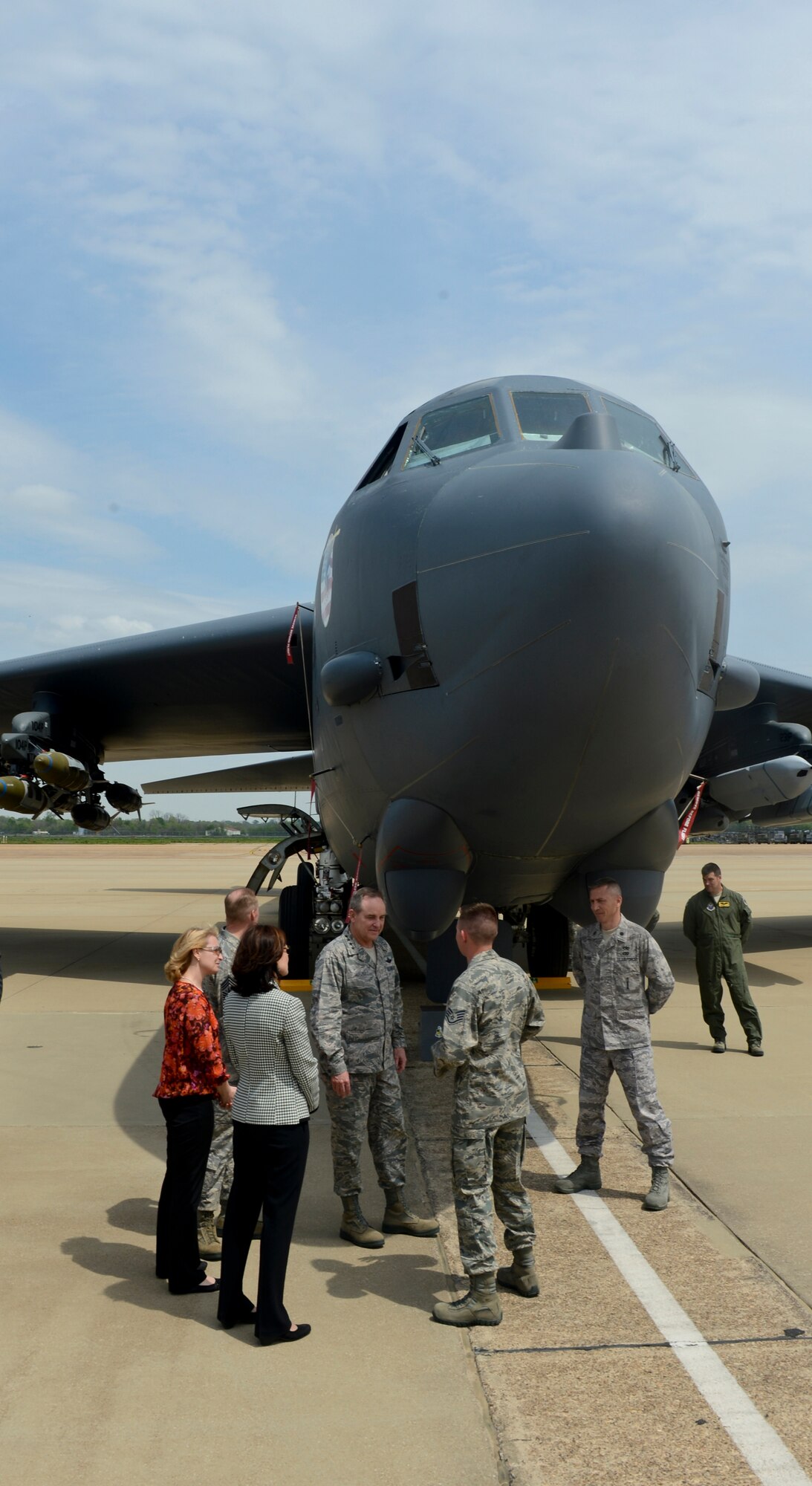 CSAF and CMSAF visit Barksdale Airmen > Barksdale Air Force Base > Display