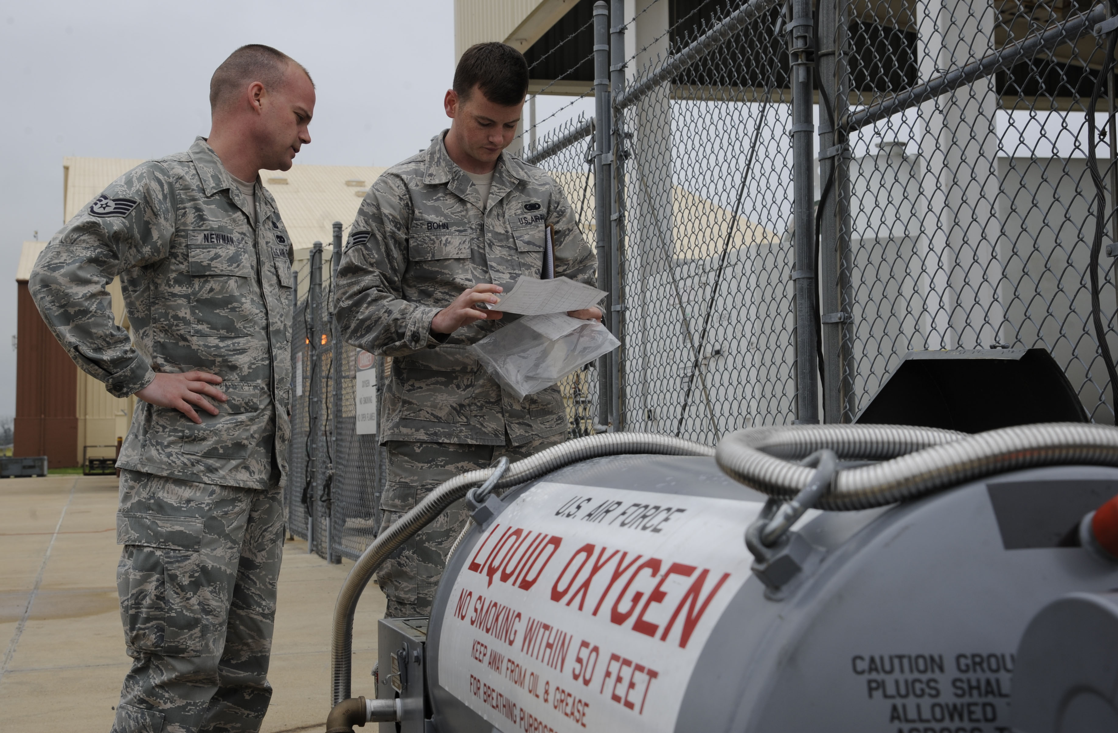 Liquid cool: 2 LRS Fuels Facilities Airmen give the BUFF some breathing ...
