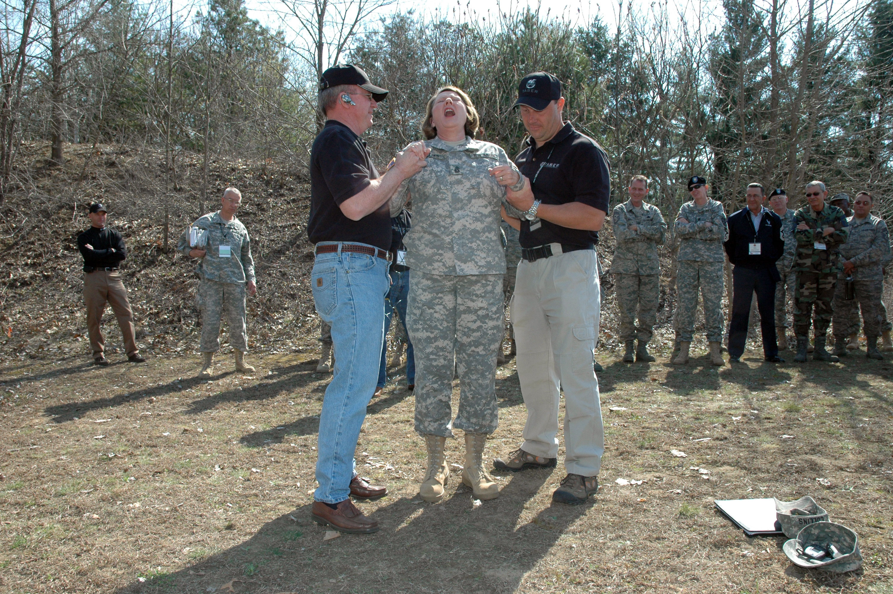 Guard enlisted leaders get a lesson in nonlethal weapons > National ...