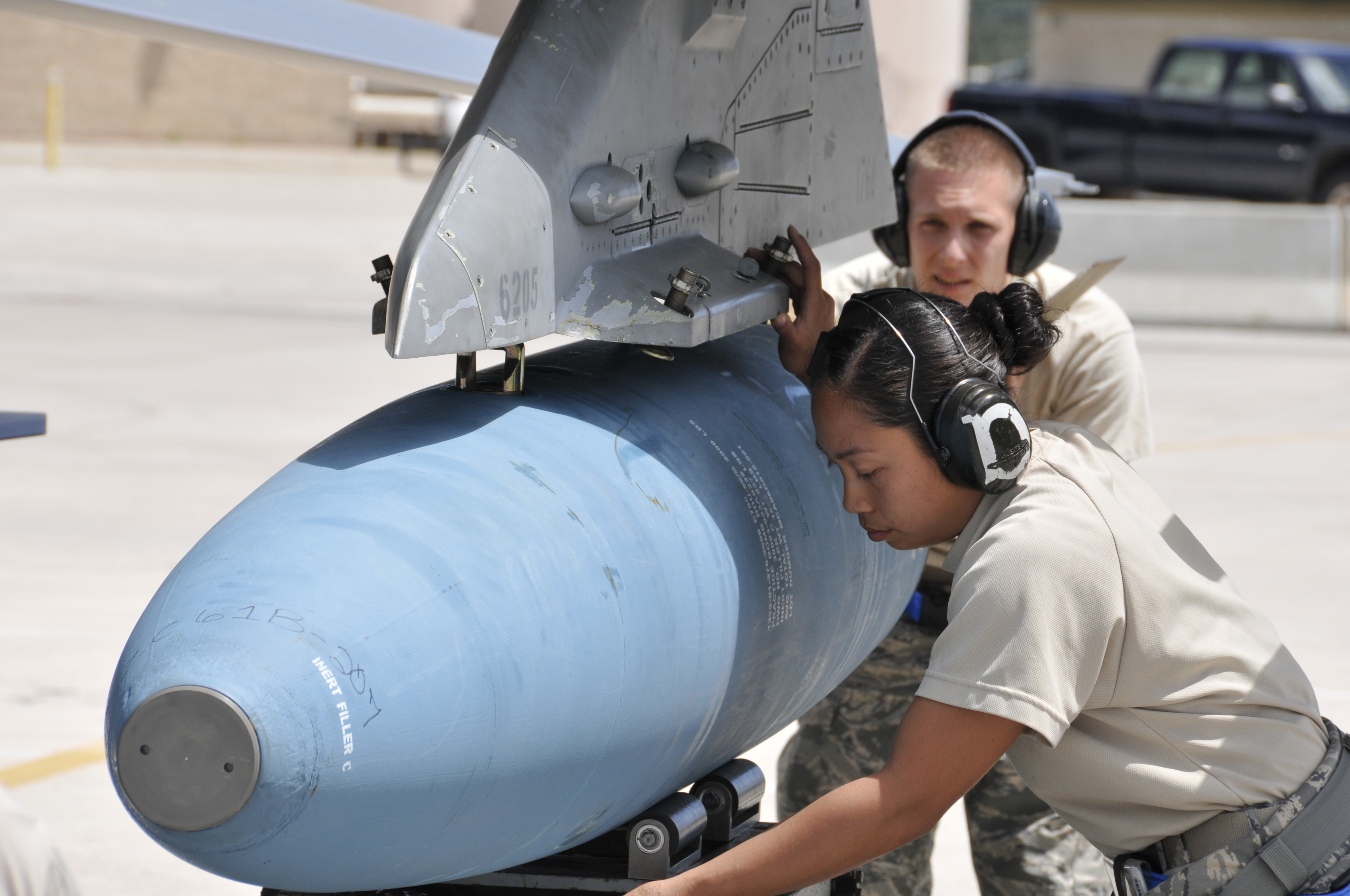 Load Toads square off in load crew competition