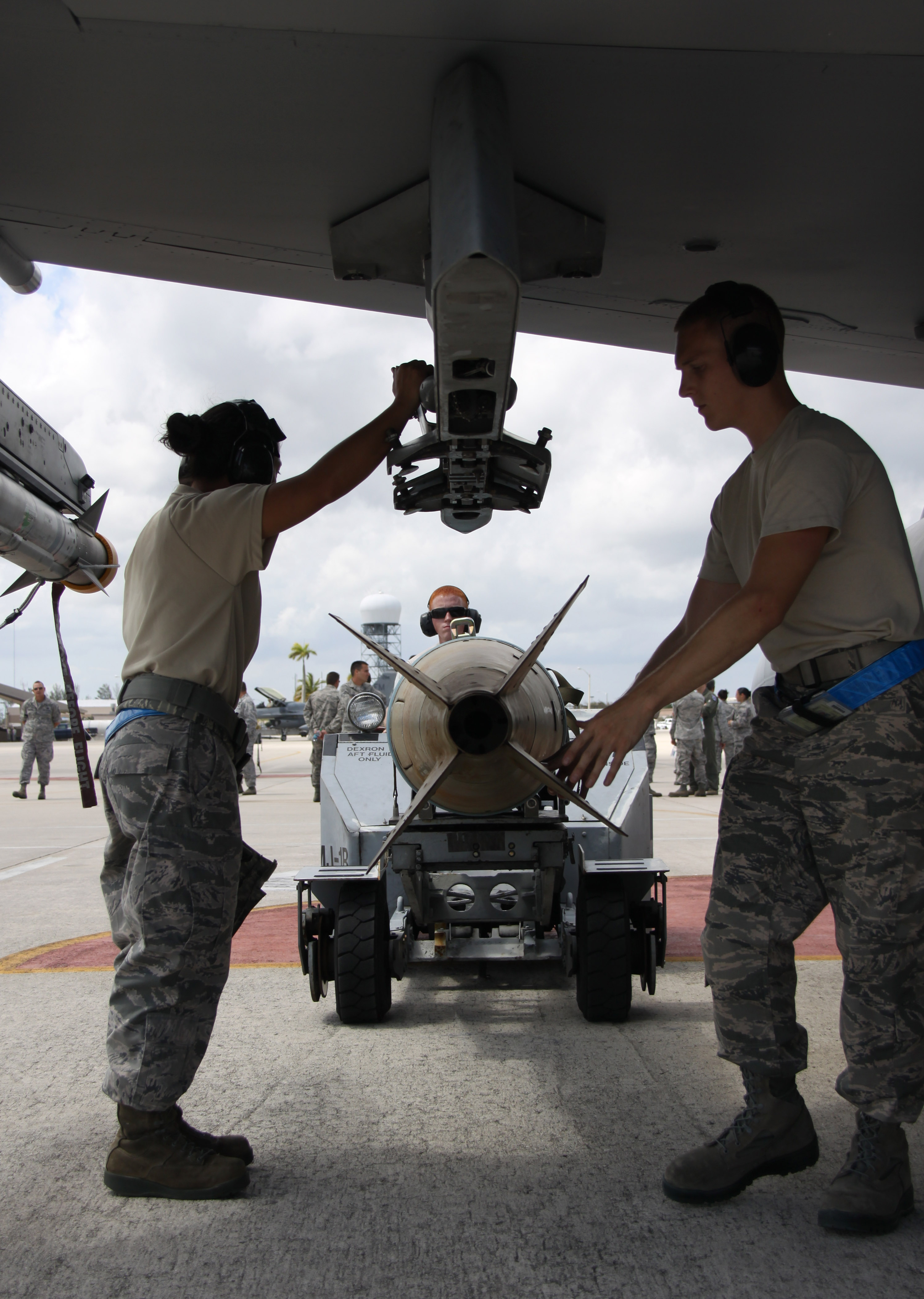 Load Toads square off in load crew competition