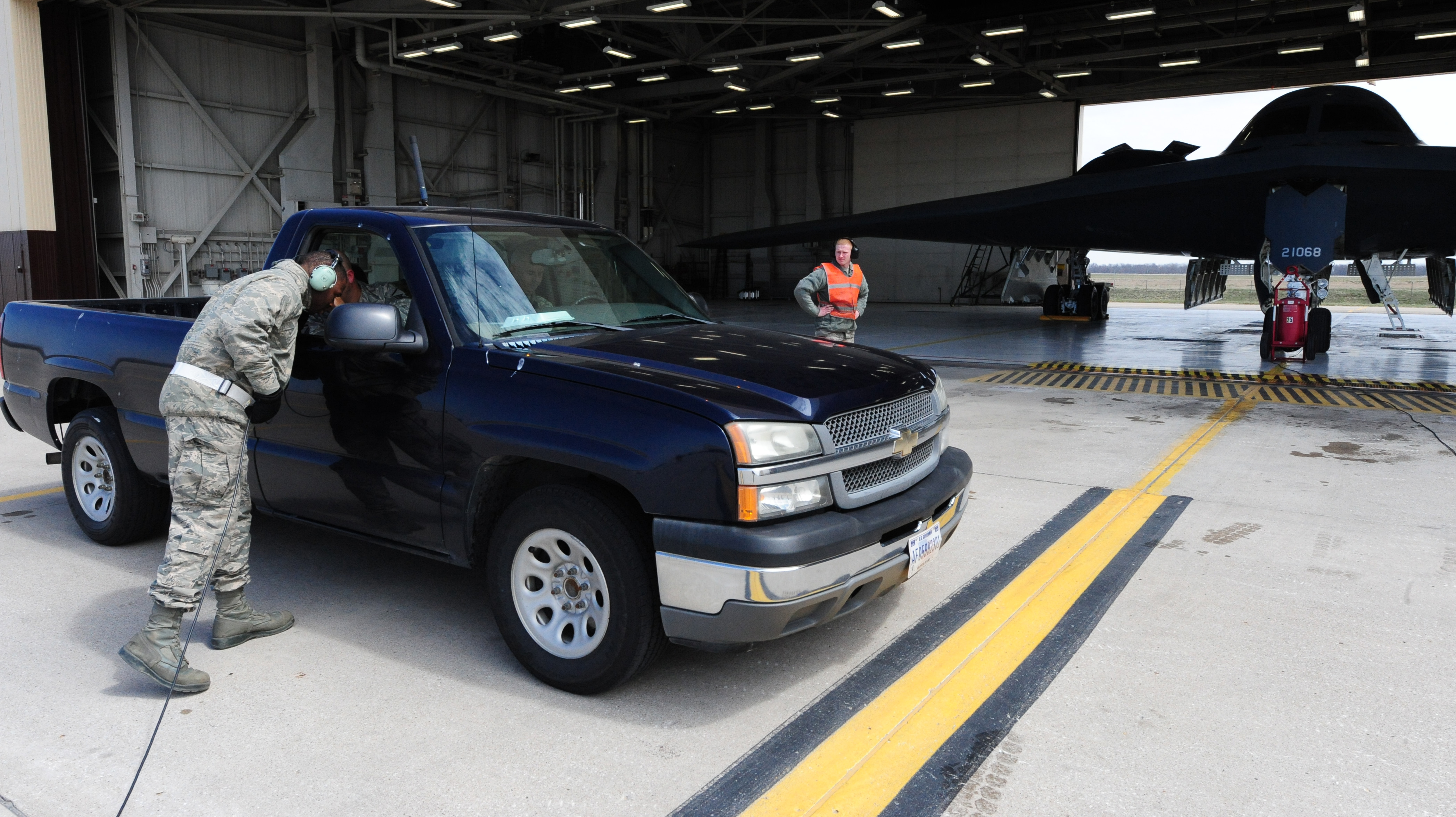 Face of Defense: B-2 crew chief fills important role > Air Force Global ...