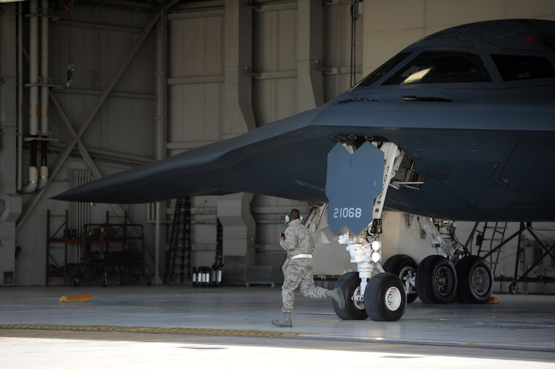Face of Defense: B-2 crew chief fills important role > Air Force Global ...