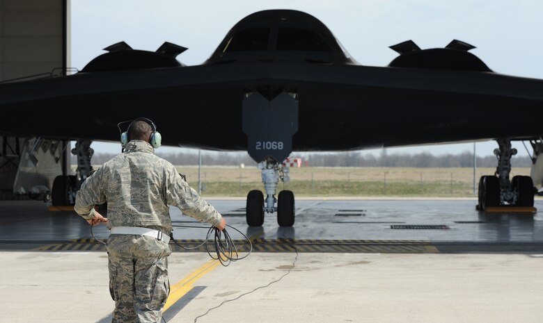 Face of Defense: B-2 crew chief fills important role > Air Force Global ...