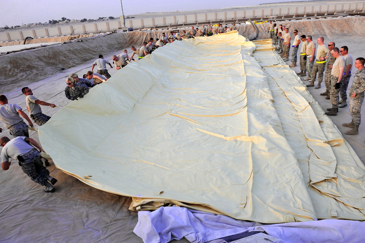 Deployed Airmen scramble to replace 200,000 gallon fuel bladder > Air ...