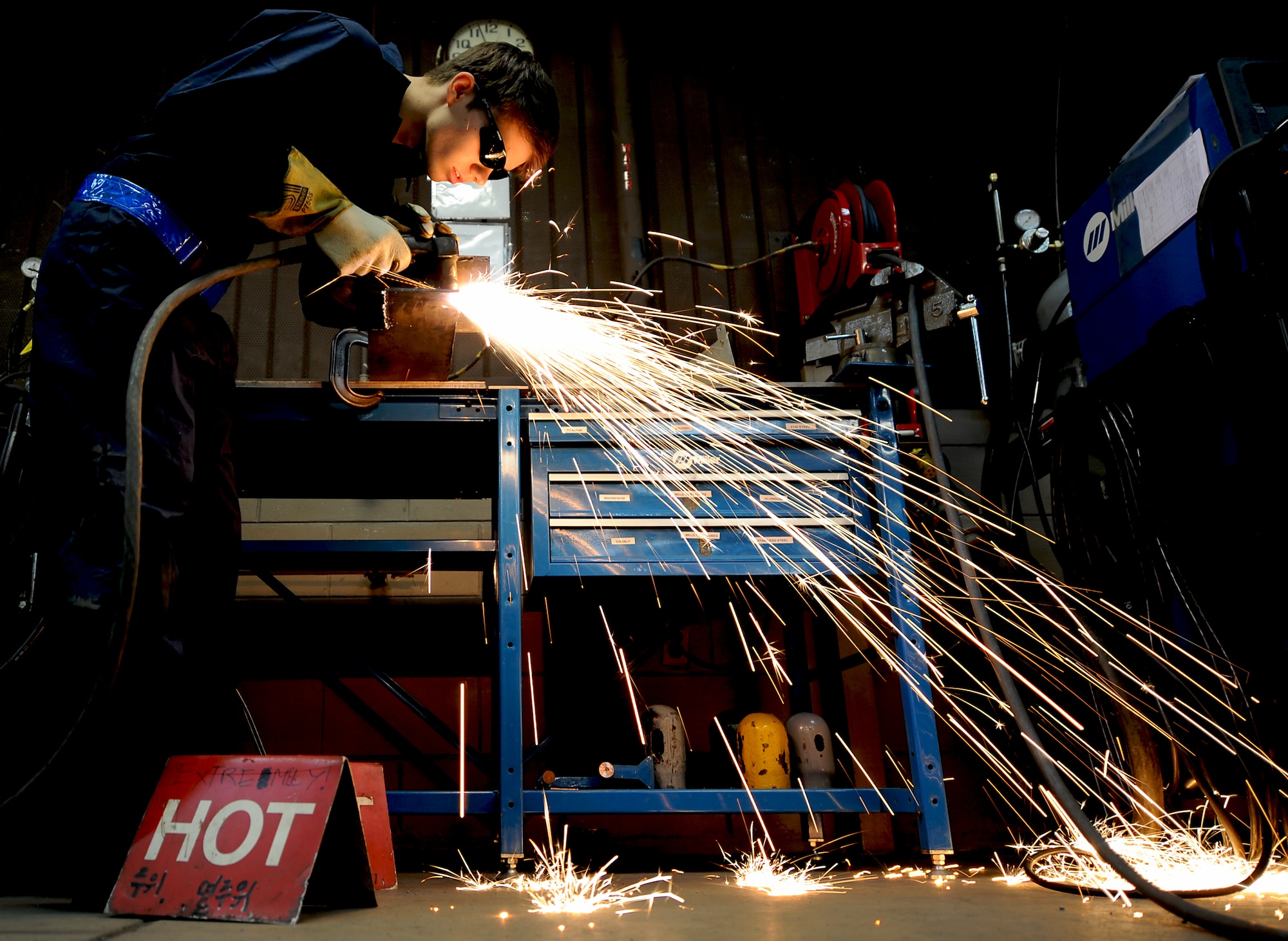 51st MXS sparks mission success > Osan Air Base > Article Display