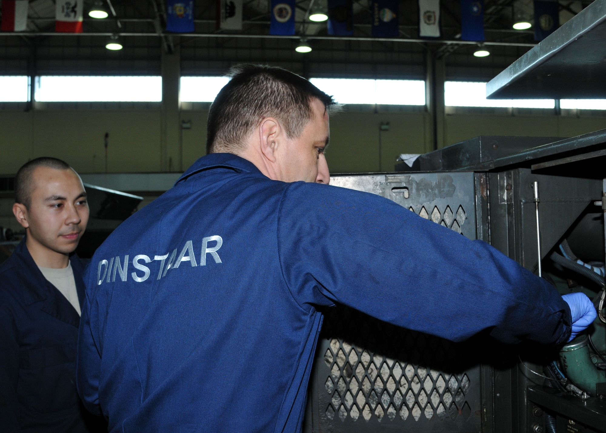 Top leadership get down, dirty with AGE > Royal Air Force Mildenhall ...