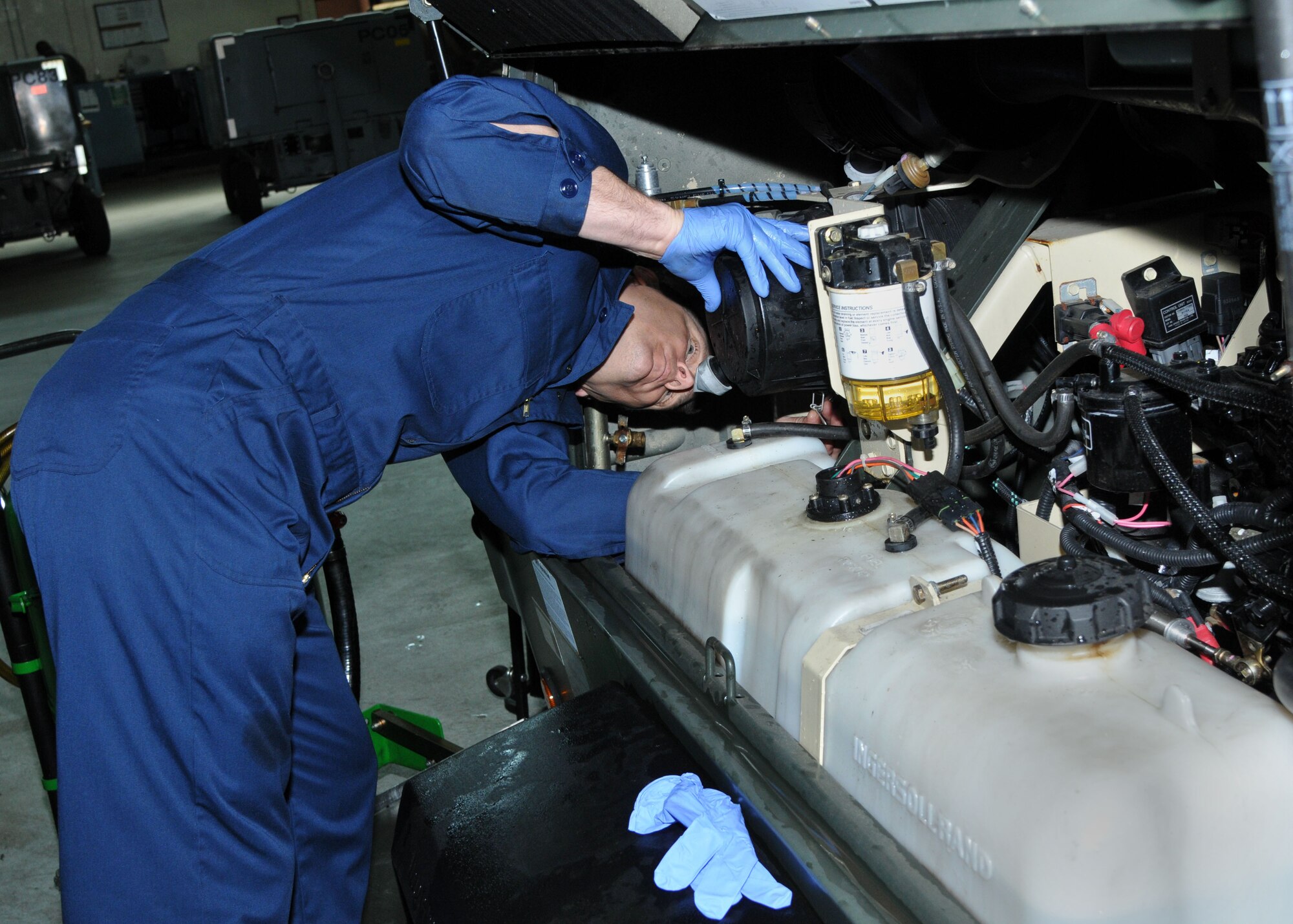 Top leadership get down, dirty with AGE > Royal Air Force Mildenhall ...