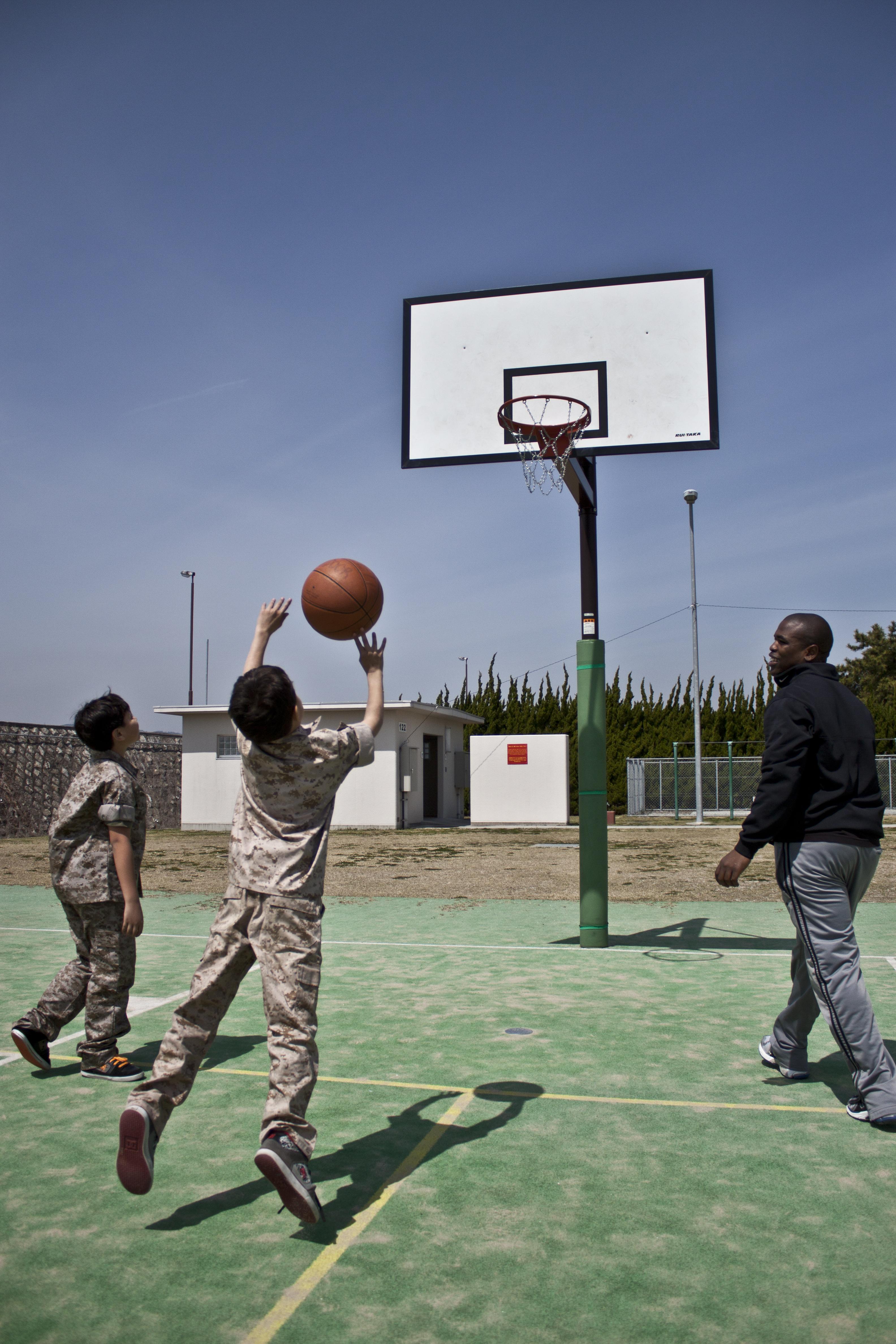 MWSS-171 celebrates during Johnny and Suzie Wayne Day > United States ...