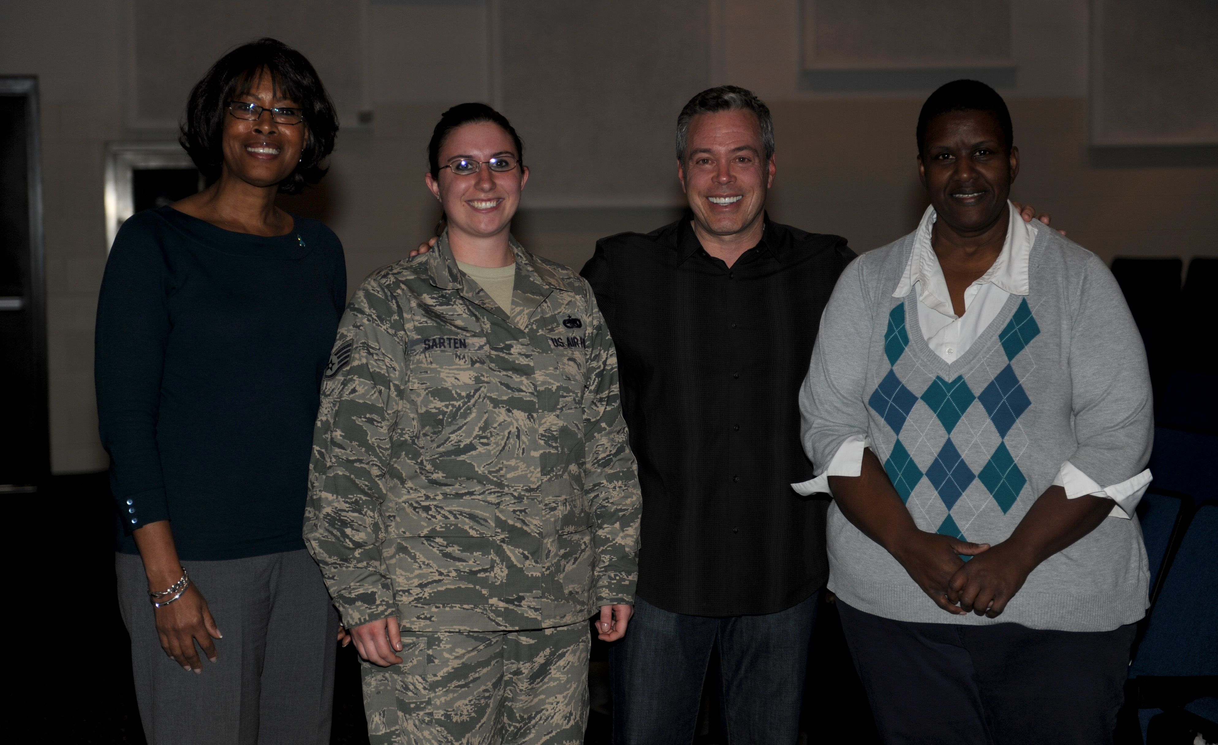 Comedian brings serious message to Scott Airmen > Scott Air Force Base ...