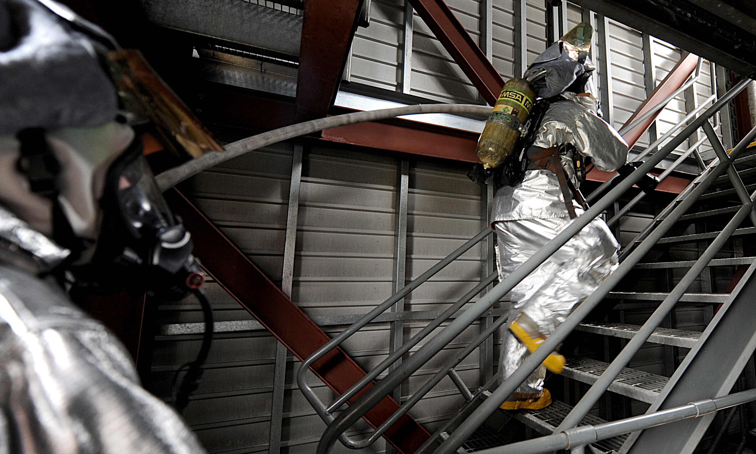 Firefighter re-evaluation training > Scott Air Force Base > Article Display