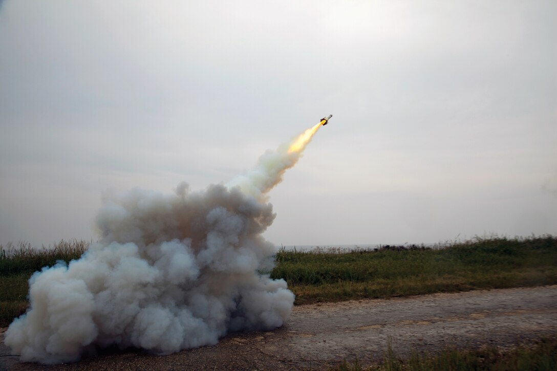 Pilots evade, attack during missile simulation training