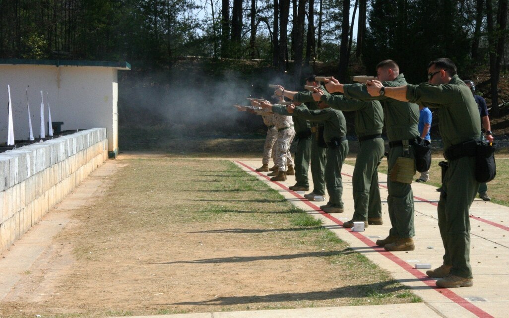 MCSC trains Marines on new Close Quarters Battle Pistol > Marine Corps ...