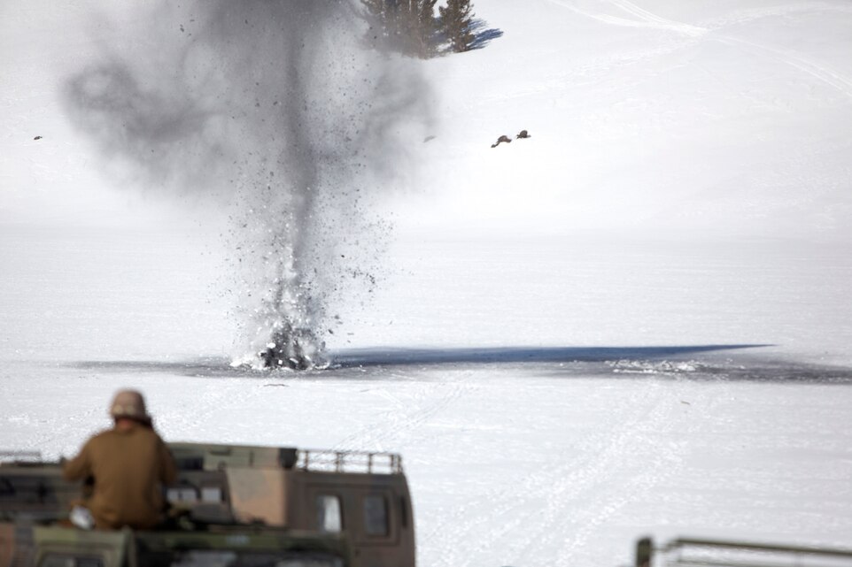 Breaking ice: "Island Warrior" style > United States Marine Corps ...