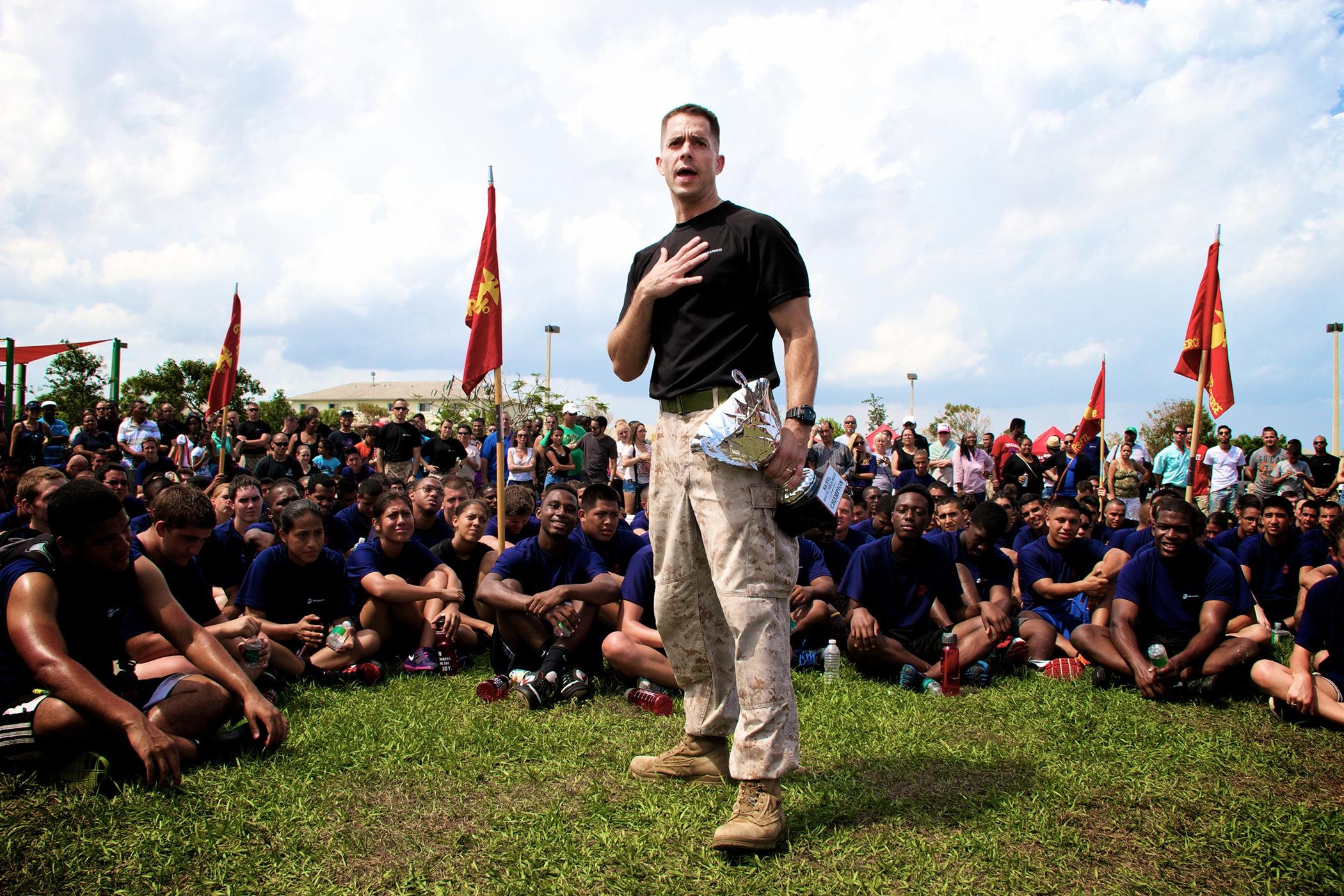 Maj. Kenneth del Mazo, commanding officer of Recruiting Station Fort ...
