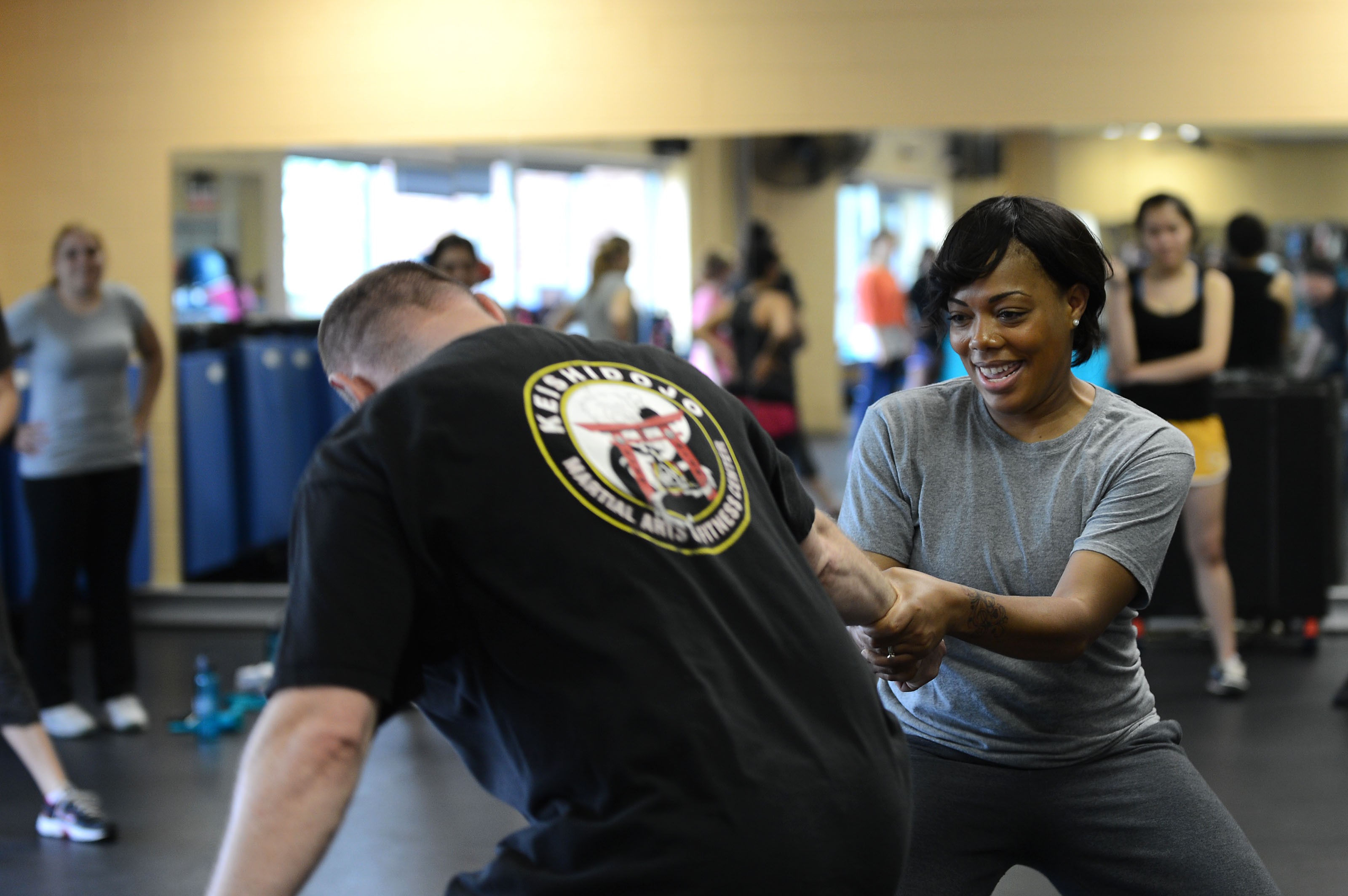 Females learn to flee during self-defense class > Shaw Air Force Base ...