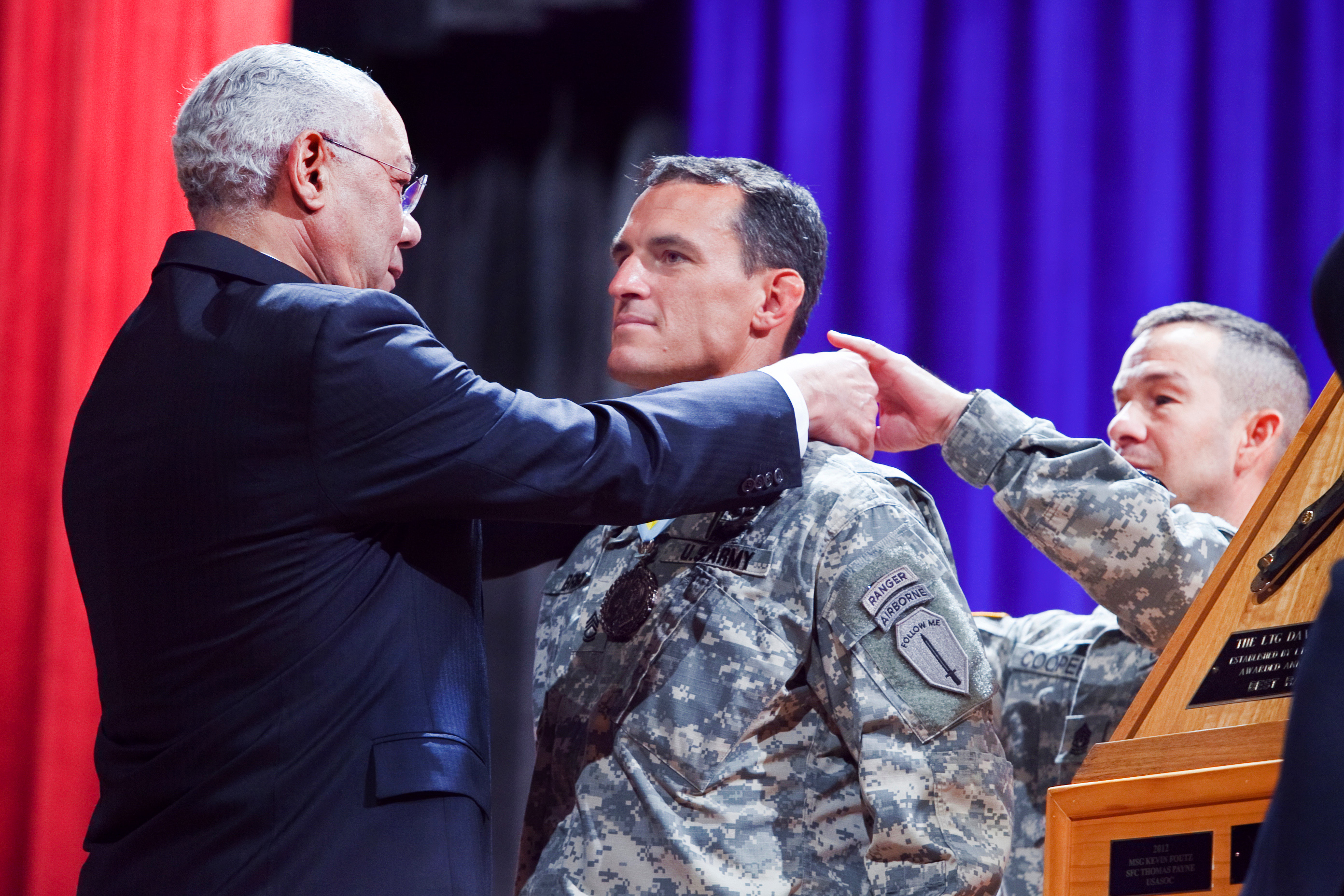 Retired Army Gen. Colin Powell, former chairman of the Joint Chiefs of ...