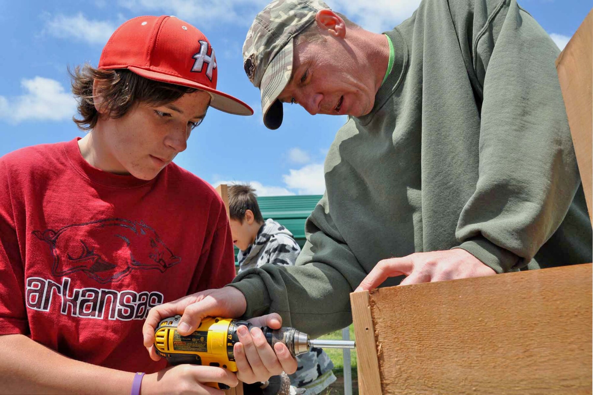 307th Airmen teach students about the great outdoors > 307th Bomb Wing ...
