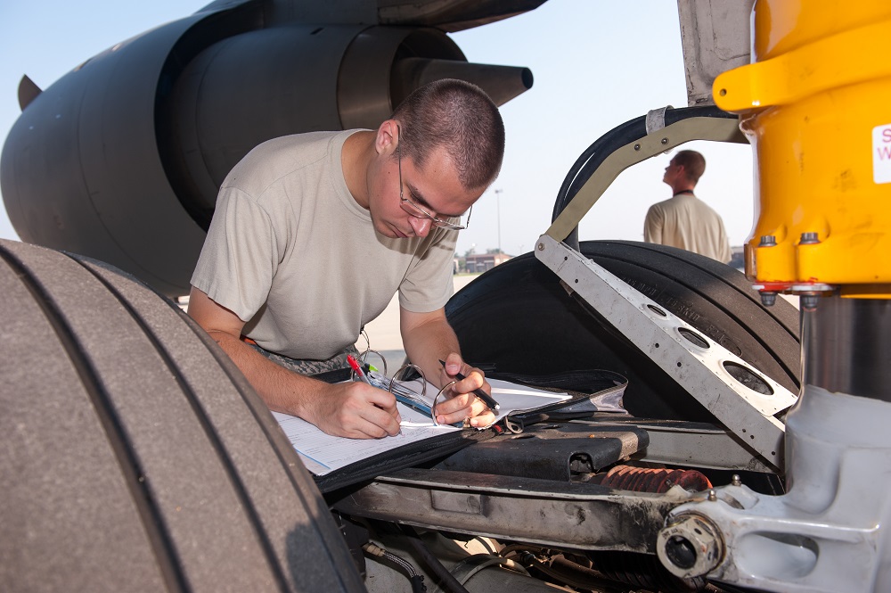 605th AMXS crew chiefs put in work > Joint Base McGuire-Dix-Lakehurst ...